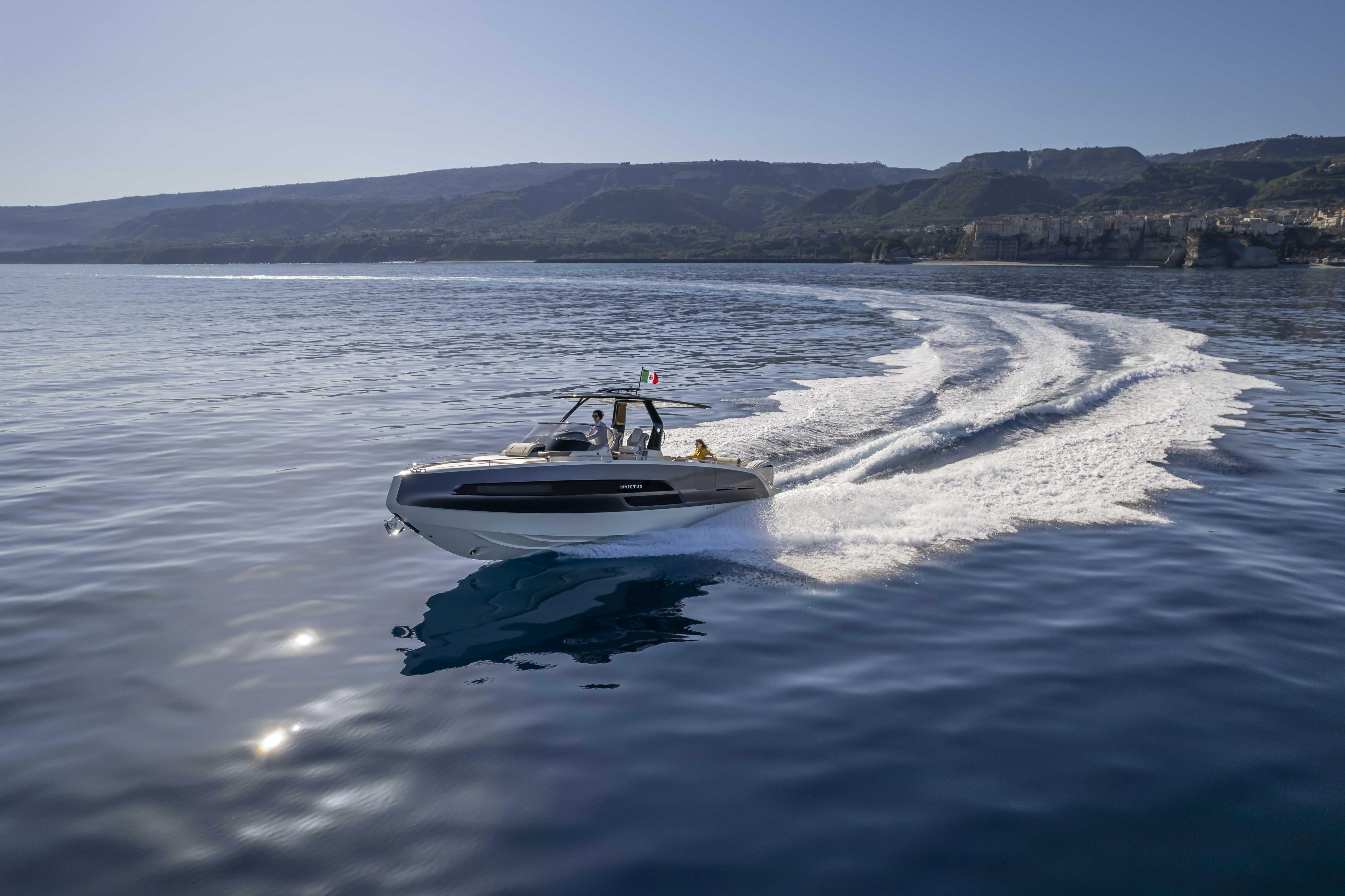 2024 Invictus 320GTS Cruiser for sale - YachtWorld