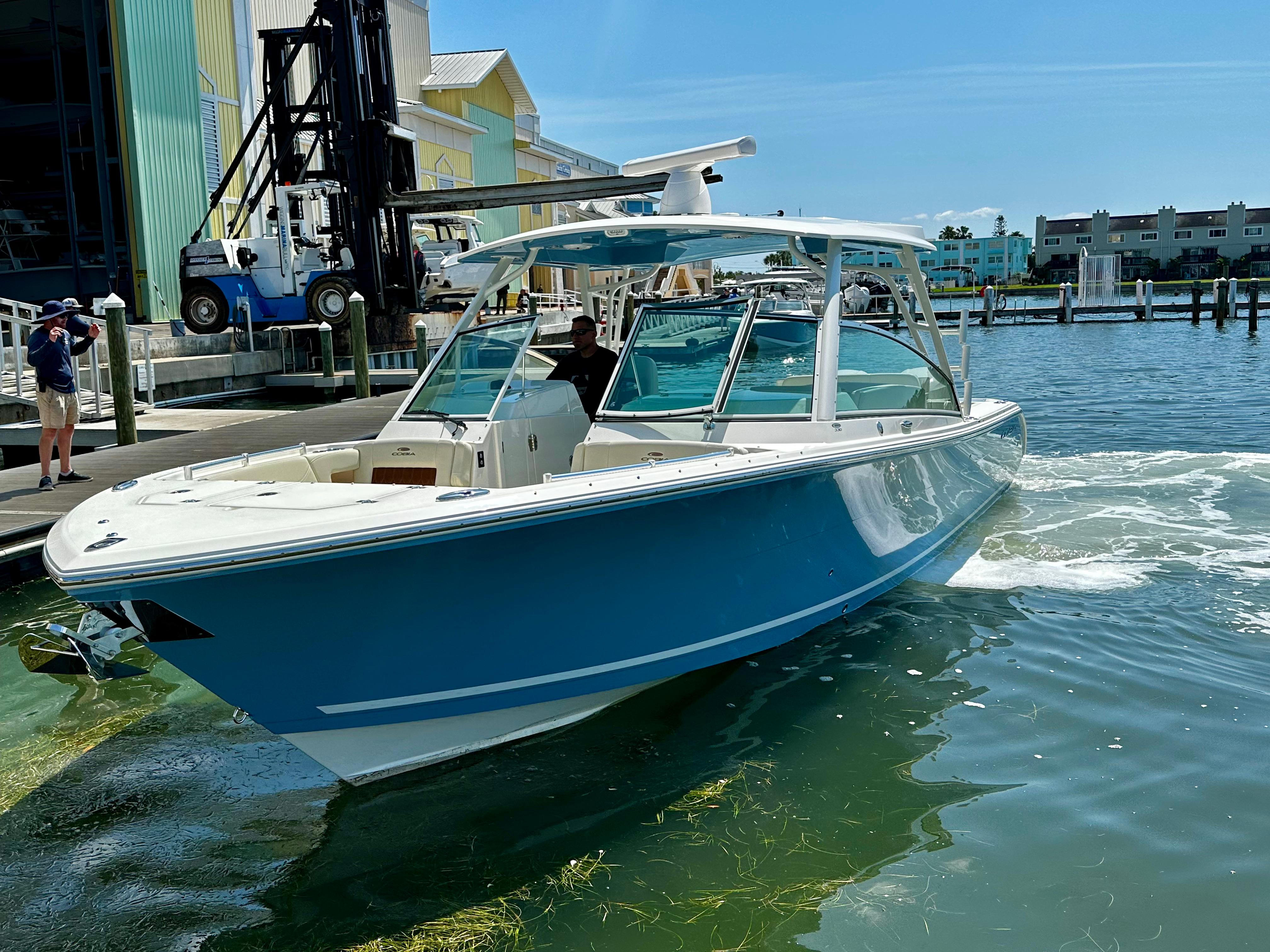 2021 Cobia 330 Dual Console Dual Console for sale - YachtWorld