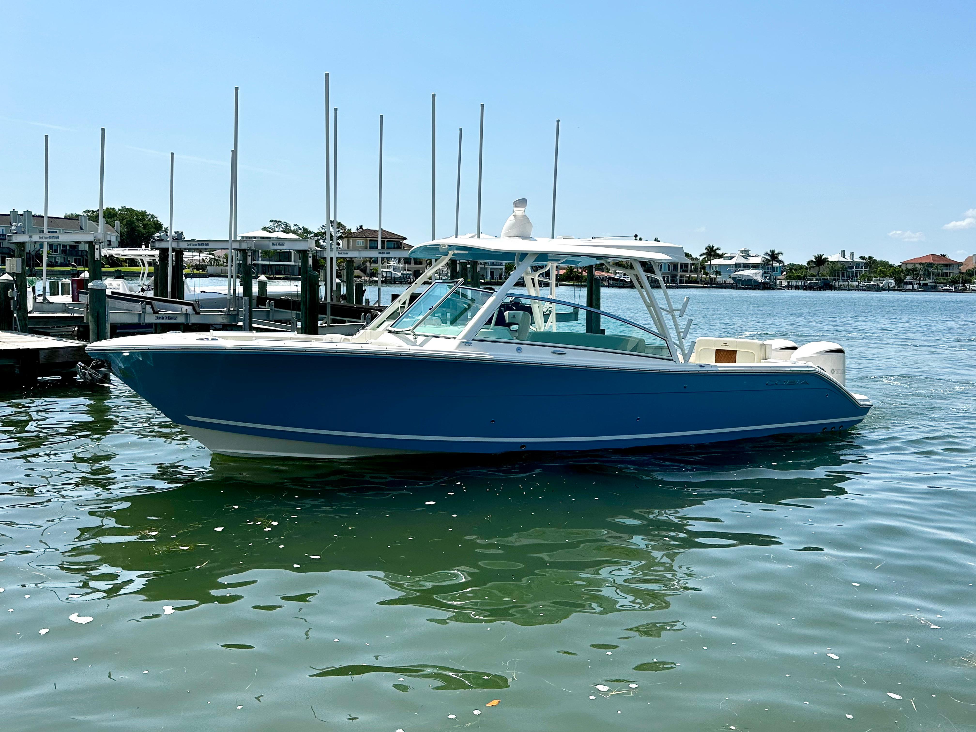 2021 Cobia 330 Dual Console Dual Console for sale - YachtWorld