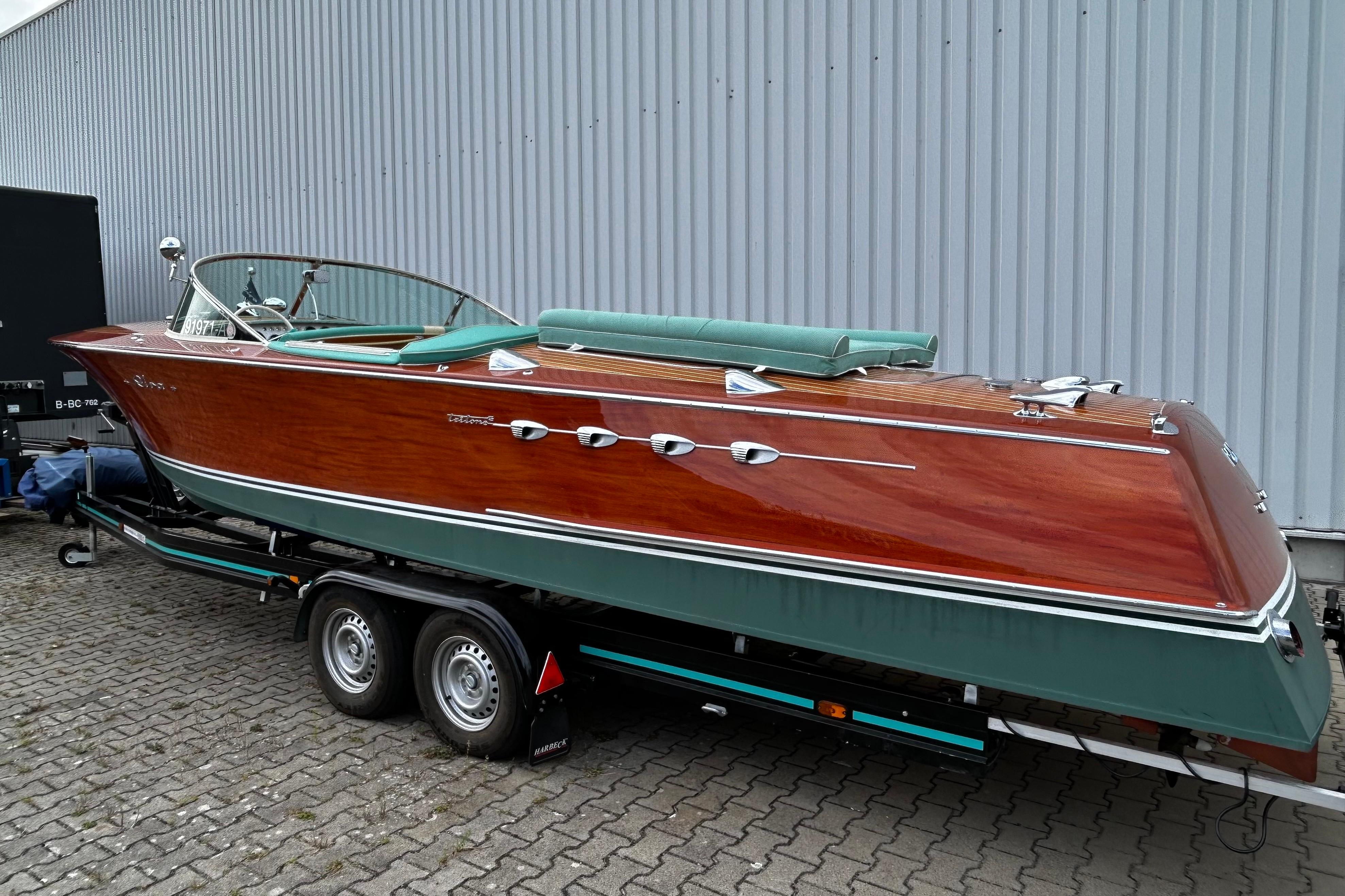 Riva Tritone 8m 1964, Klassische Motorboote - Berlin | Boot24