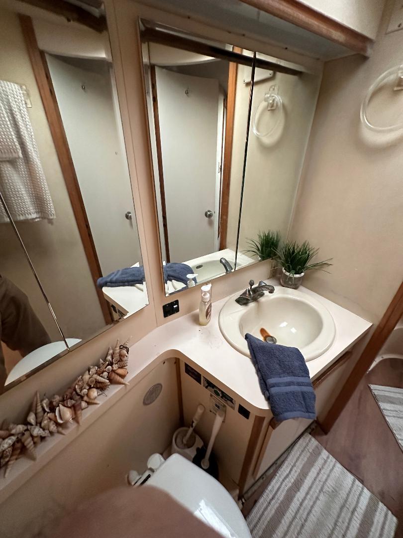 1989 Bertram 43 Convertible Convertible for sale - YachtWorld