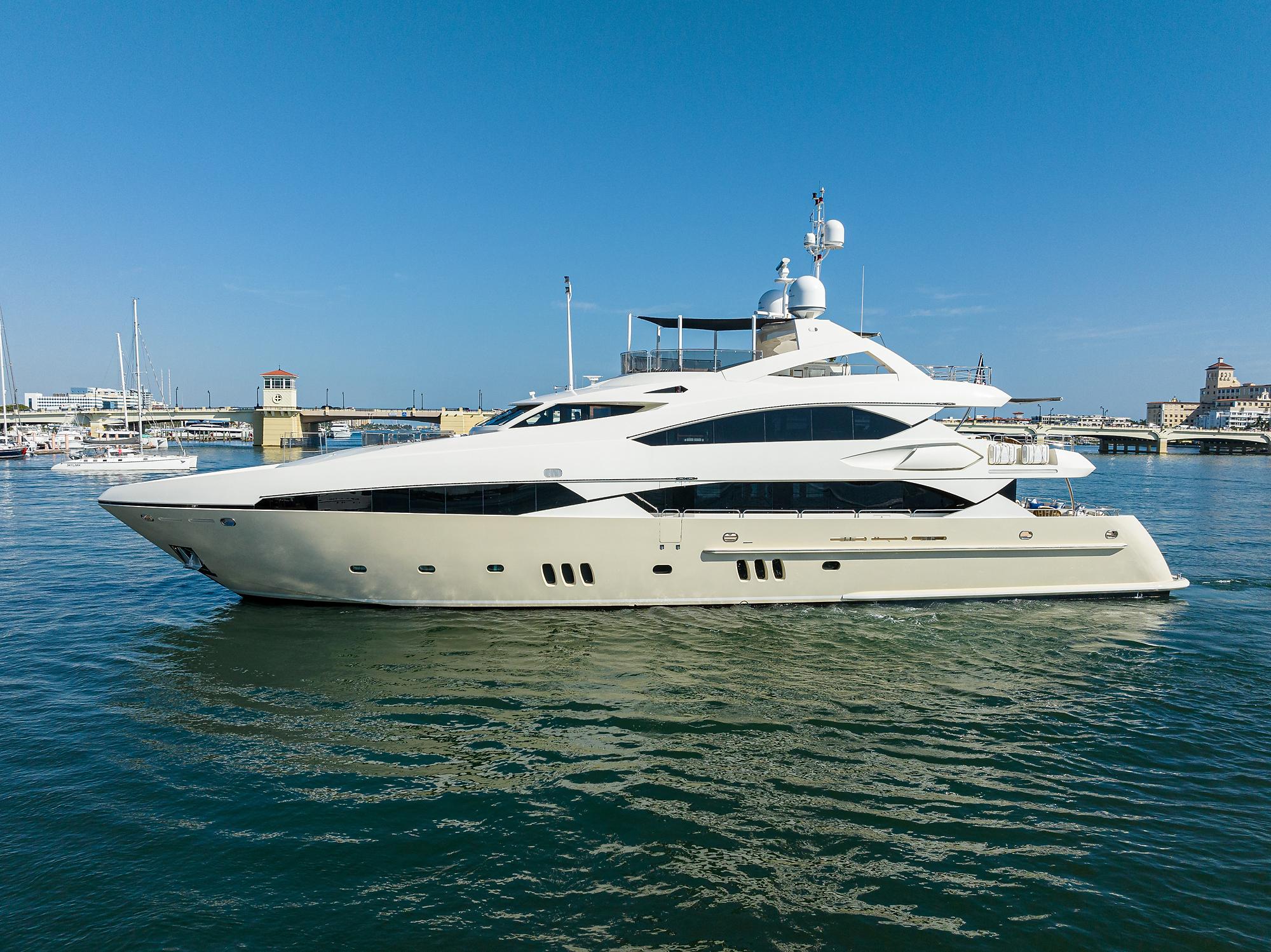 Sullivan's Island Motor Yachts Sunseeker for sale - YachtWorld