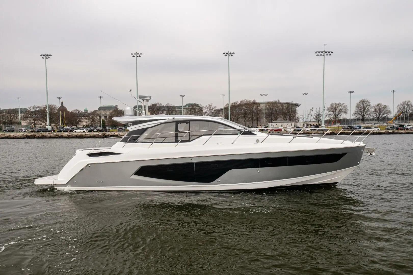 Used Azimut 51 Atlantis in Maryland - iNautia