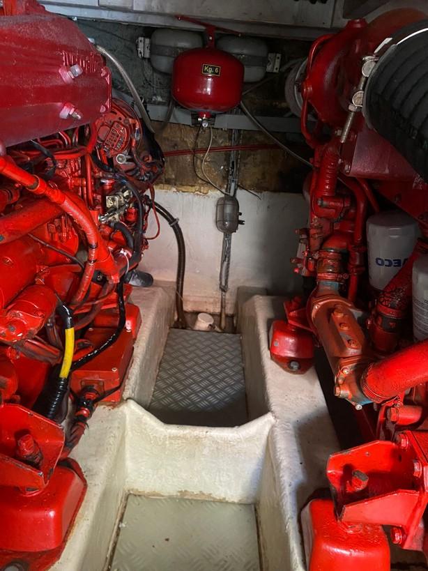 Ocasión 1992 Azimut 37 - Genova | TopBarcos.com