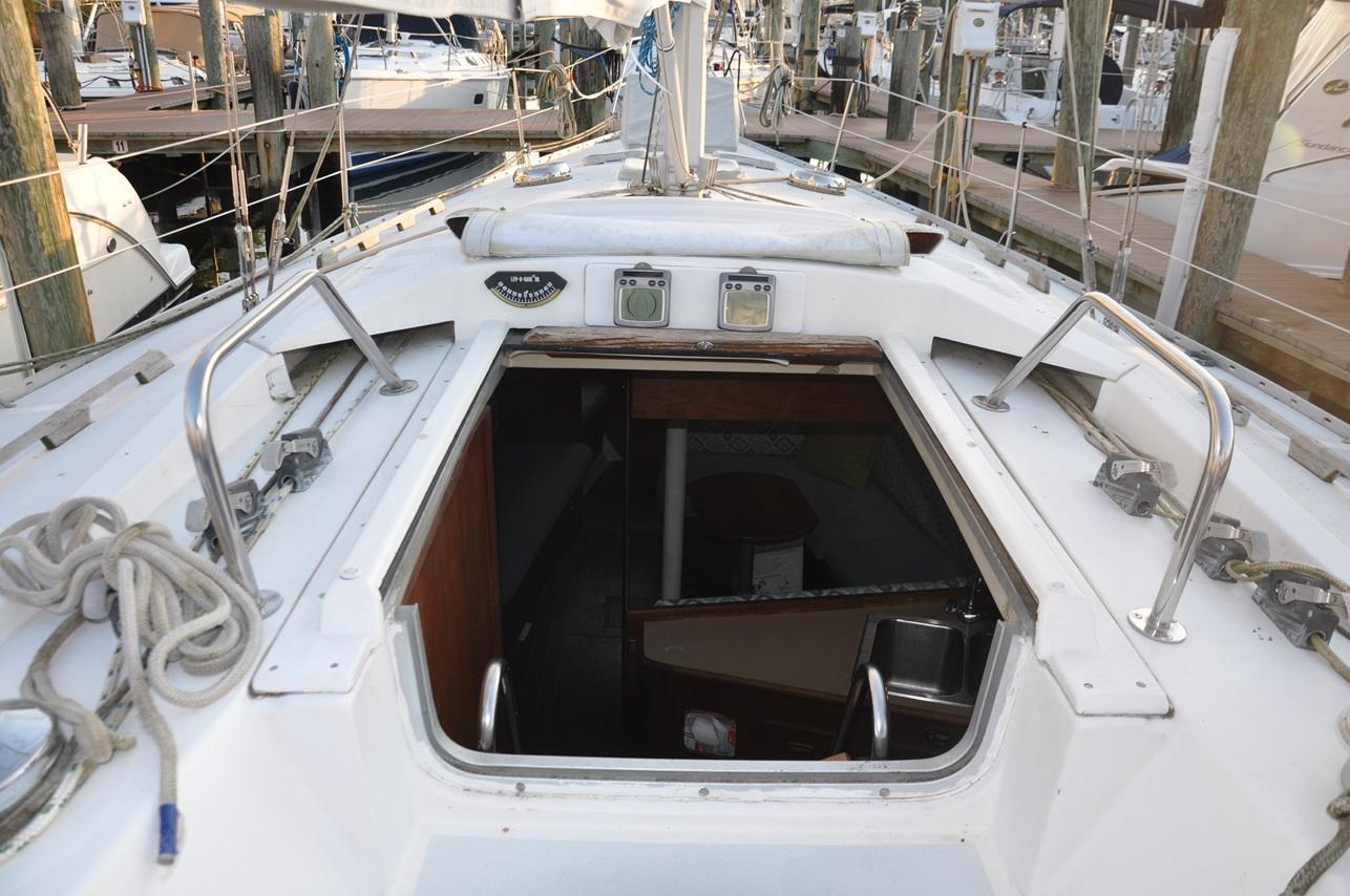 1989 Hunter Legend 40 Cruiser for sale - YachtWorld