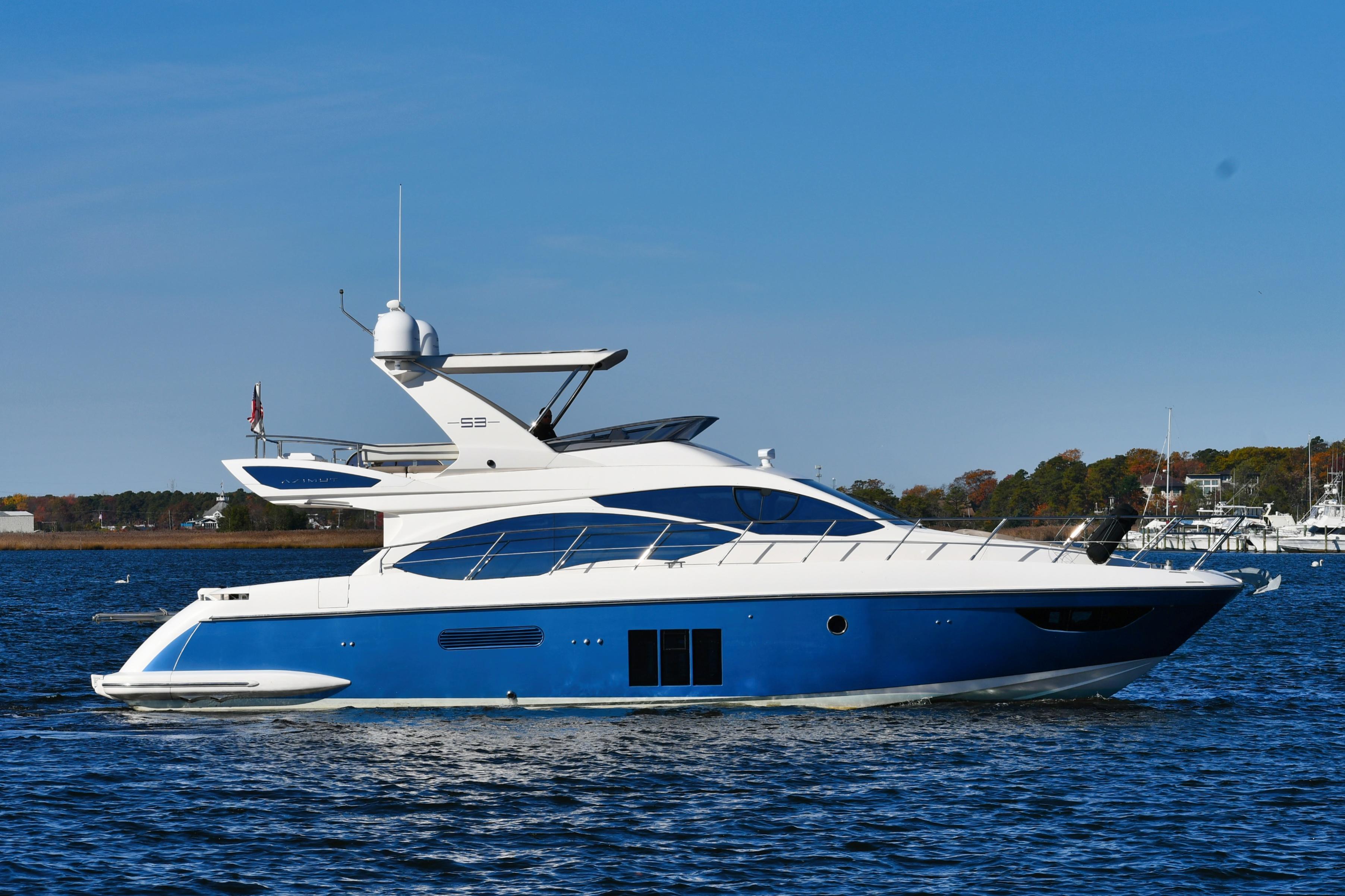 Diesel Azimut 53 Flybridge moottoriveneet myynnissä | YachtWorld