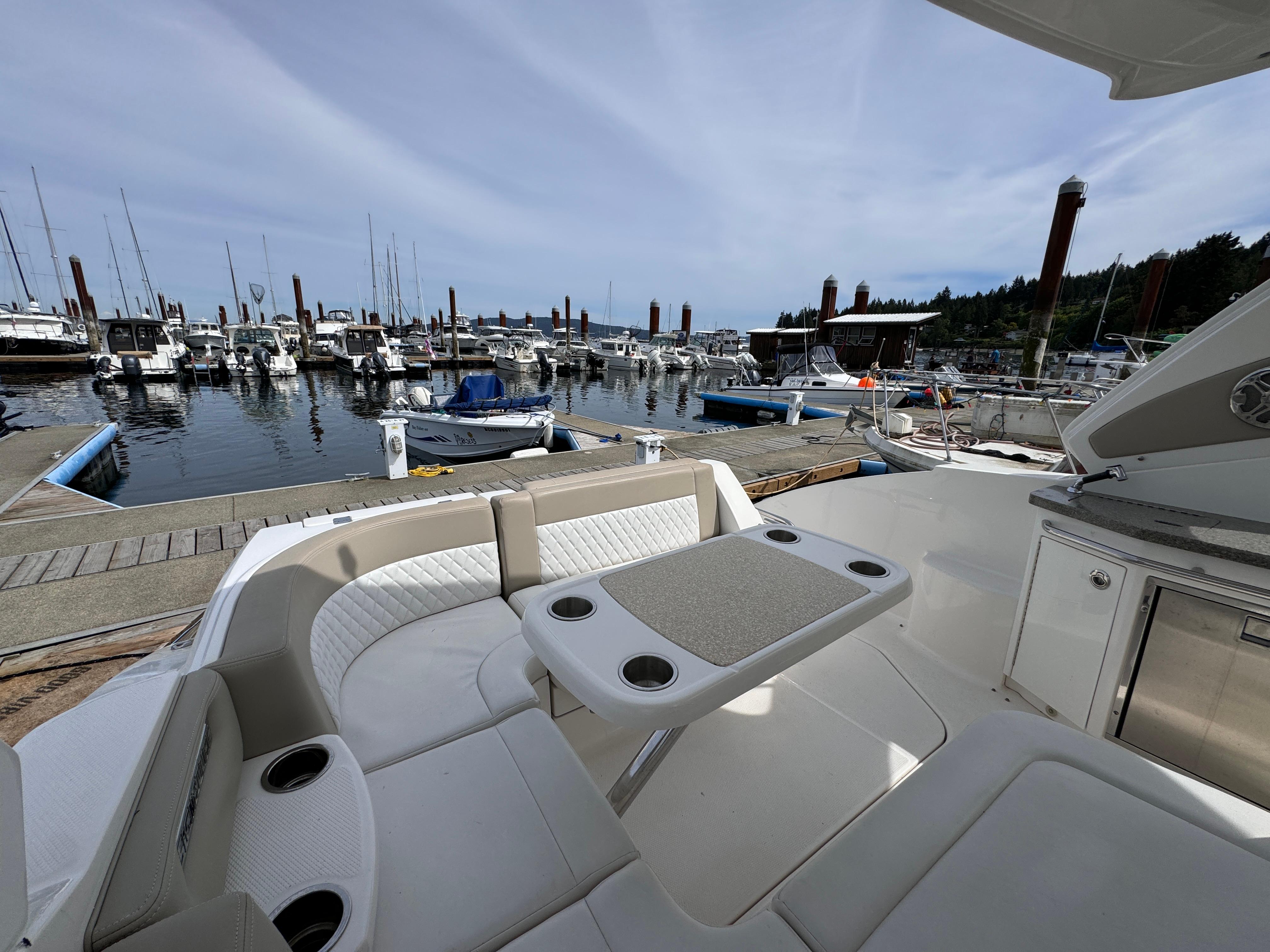 2015 Chaparral 330 Signature Express Cruiser for sale - YachtWorld