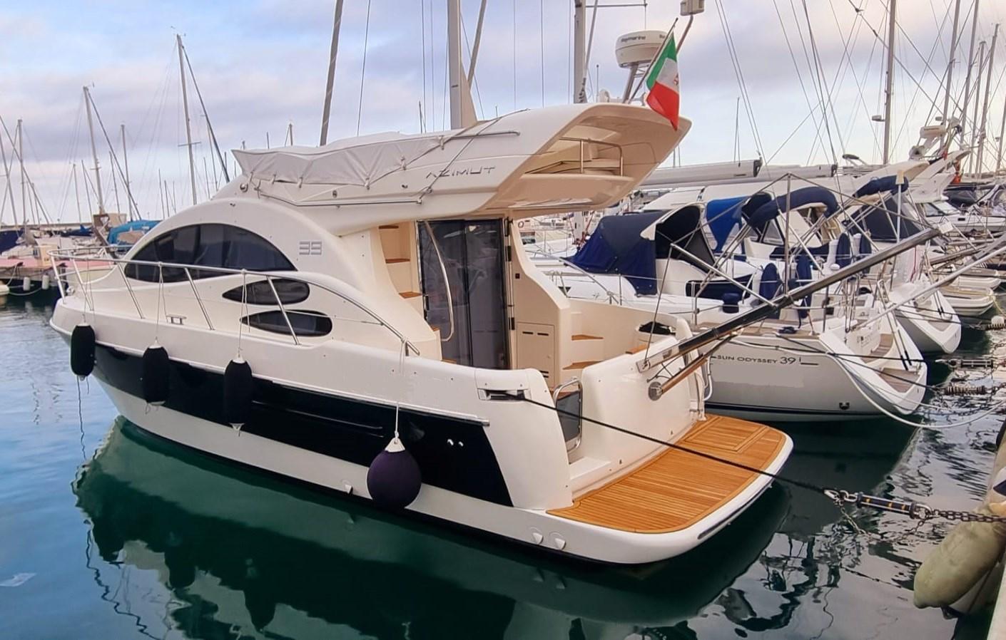 Occasion 2000 Azimut 39 | YachtFocus