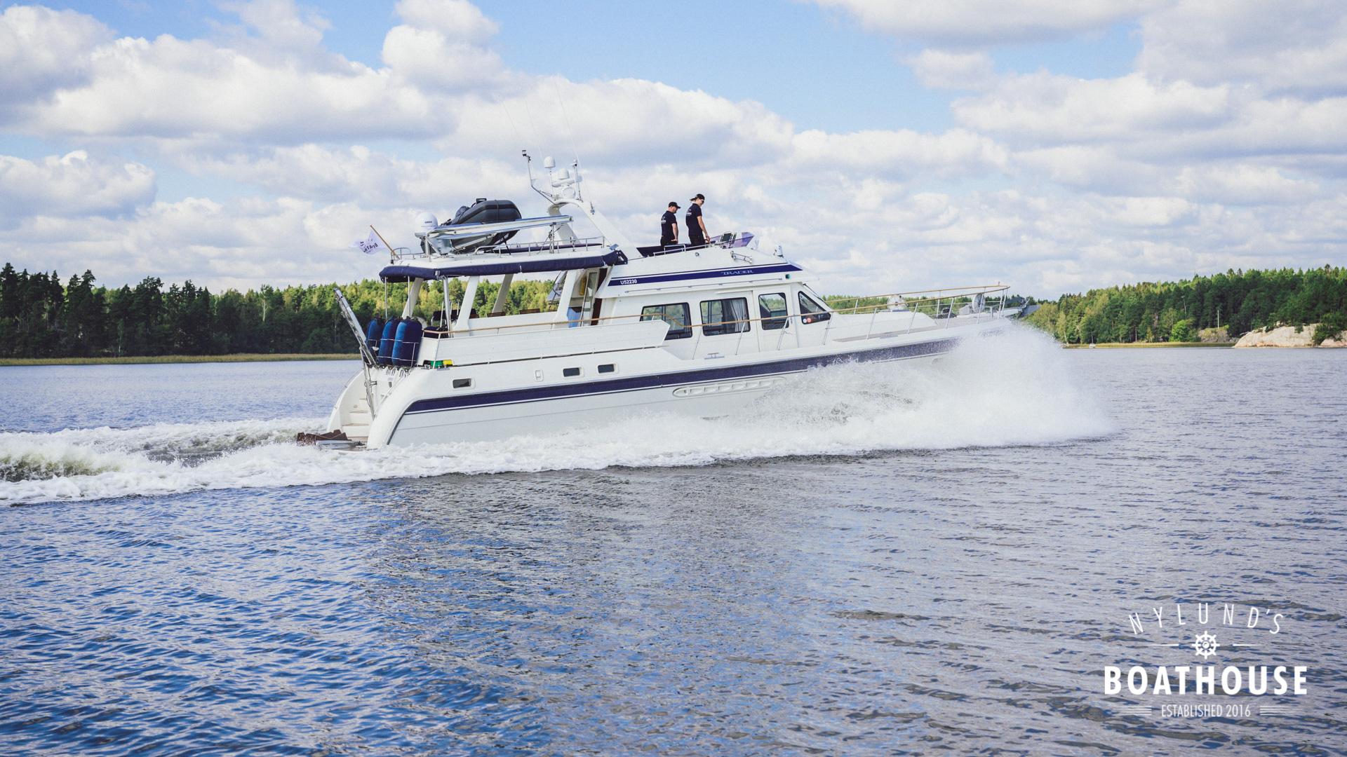 2001 Trader 535 Signature Flybridge for sale - YachtWorld