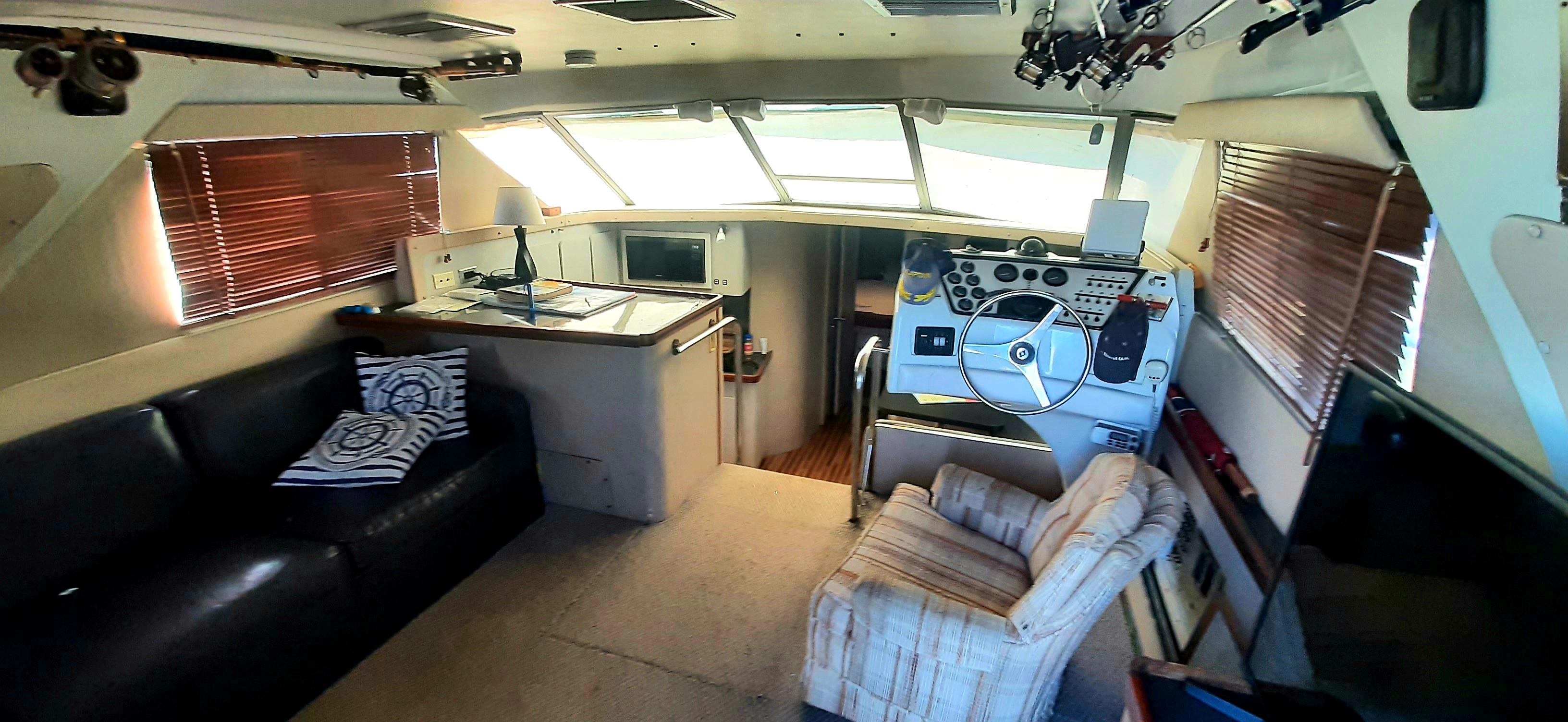 1985 Trojan 11 Meter Sedan Convertible for sale - YachtWorld