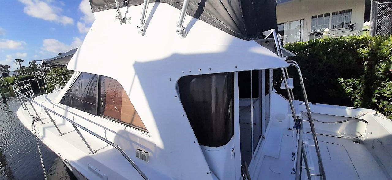 1985 Trojan 11 Meter Sedan Convertible for sale - YachtWorld