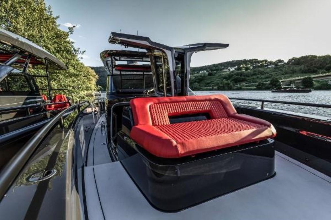 2024 BRABUS Shadow 900 ST Center Console Boote Kaufen - YachtWorld