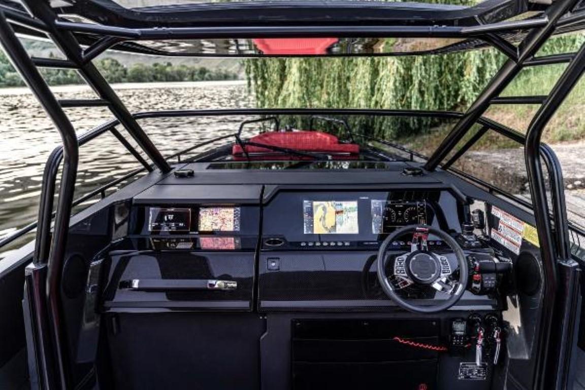 2024 BRABUS Shadow 900 ST Center Console Boote Kaufen - YachtWorld