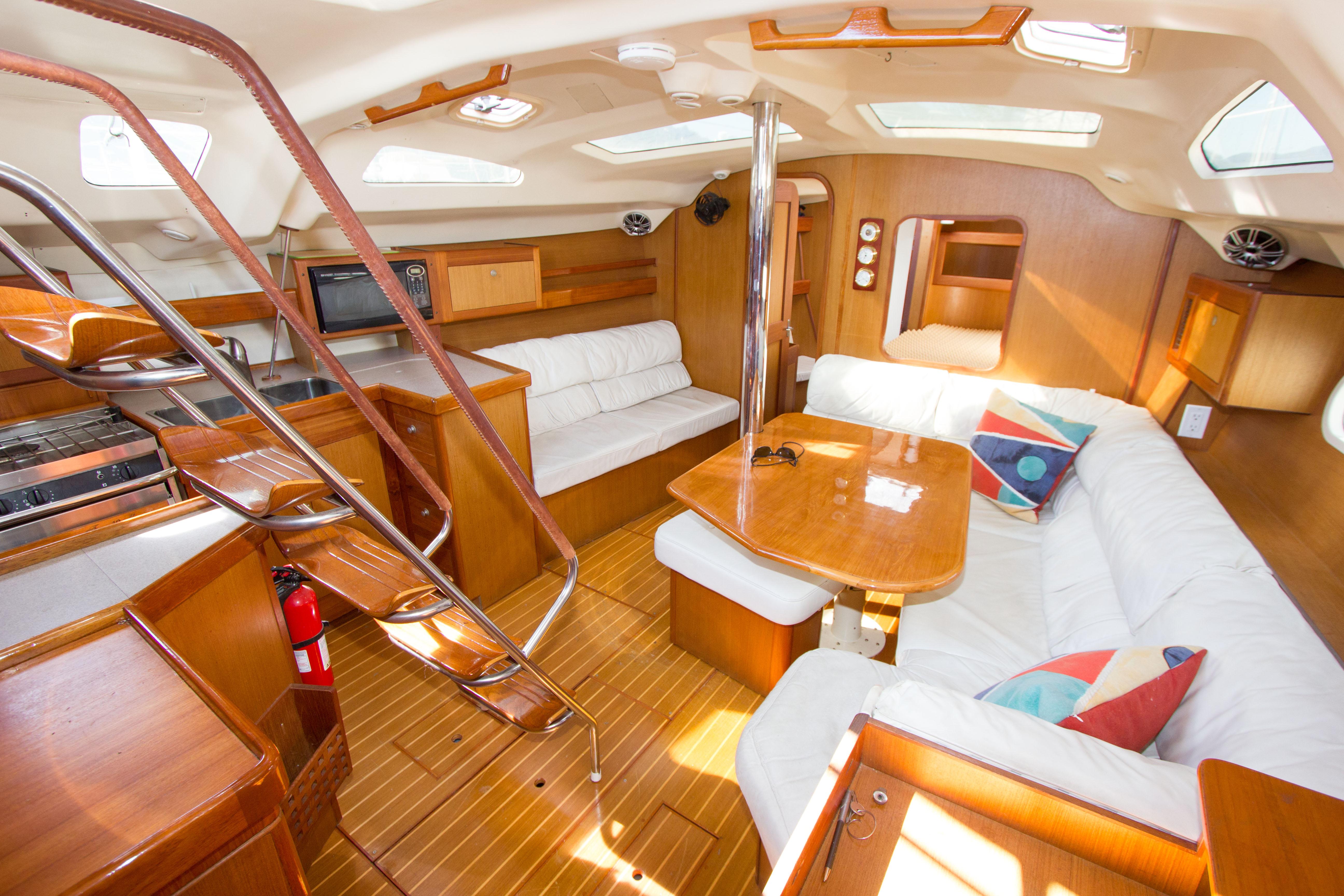 1999 Hunter Passage 420 Centre Cockpit for sale - YachtWorld