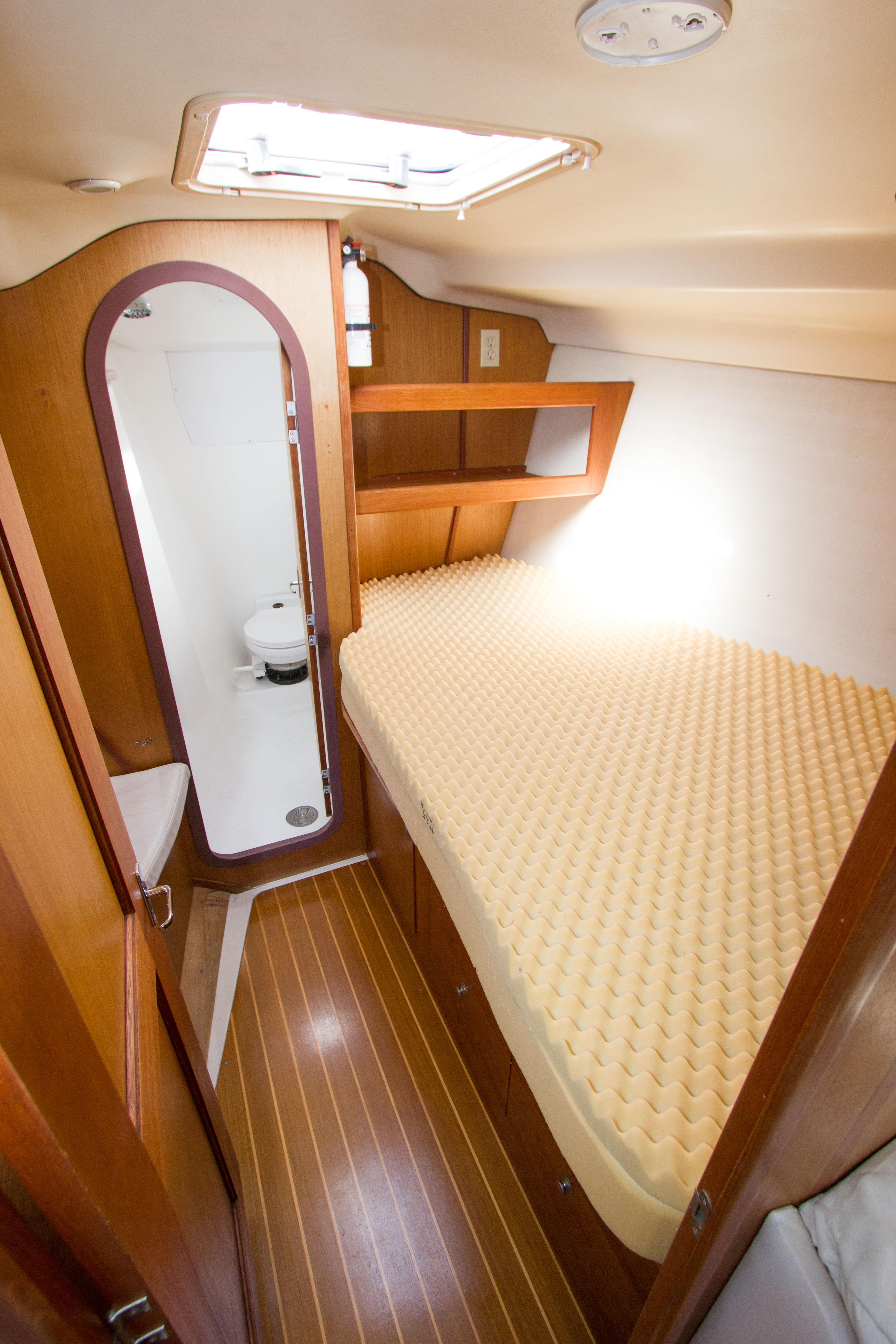 1999 Hunter Passage 420 Centre Cockpit for sale - YachtWorld