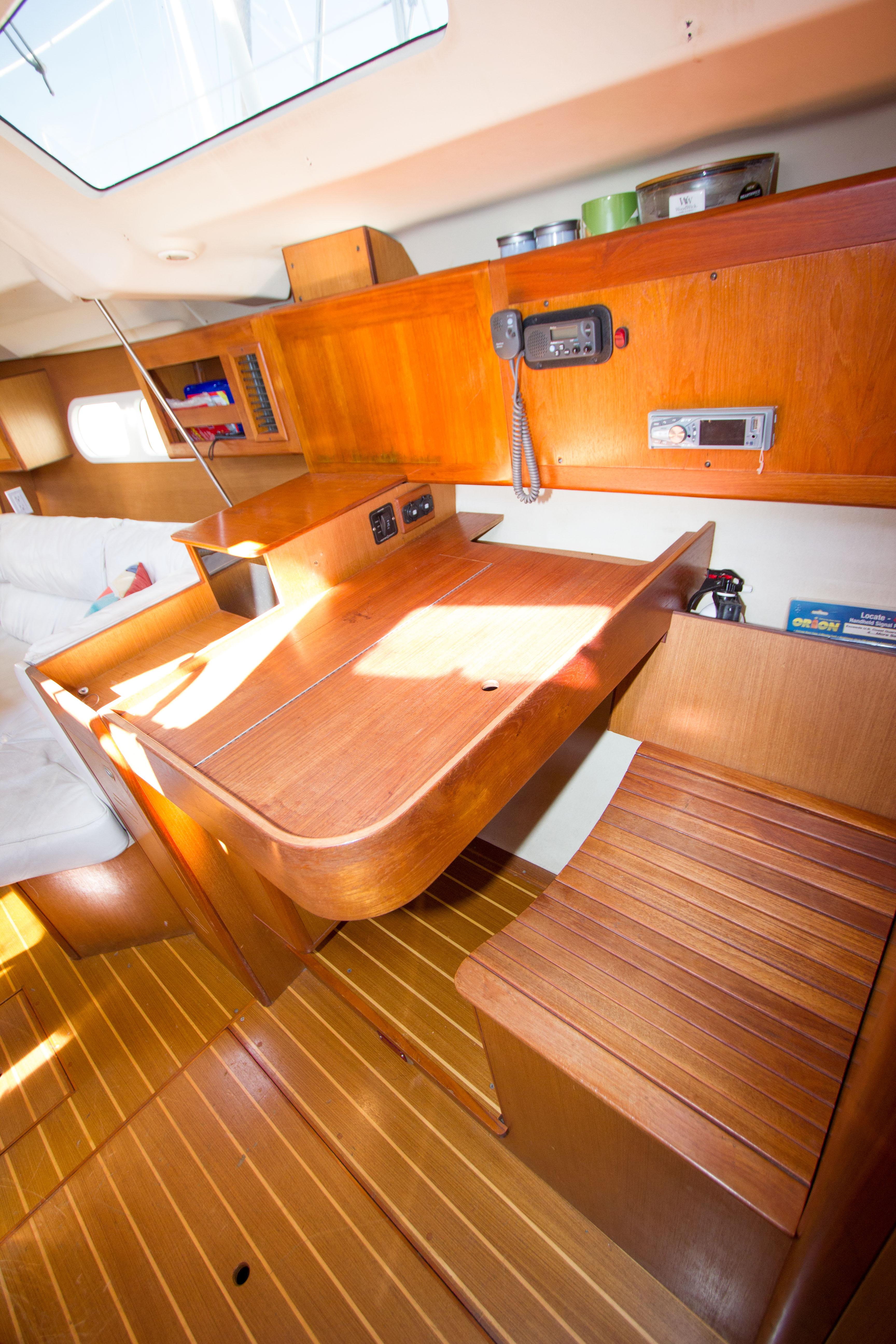 1999 Hunter Passage 420 Centre Cockpit for sale - YachtWorld