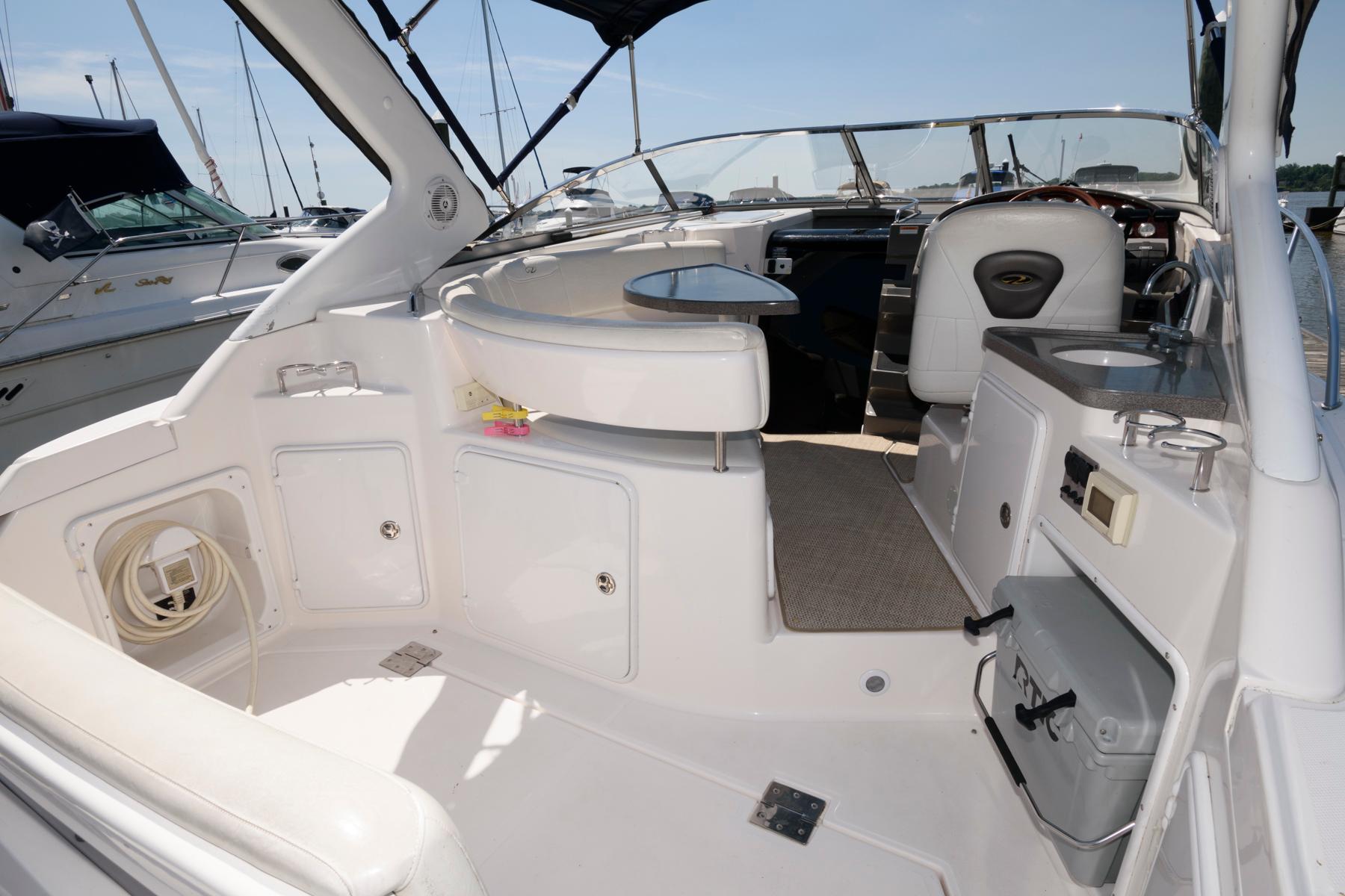 2007 Regal 3060 Window Express Cruiser for sale - YachtWorld