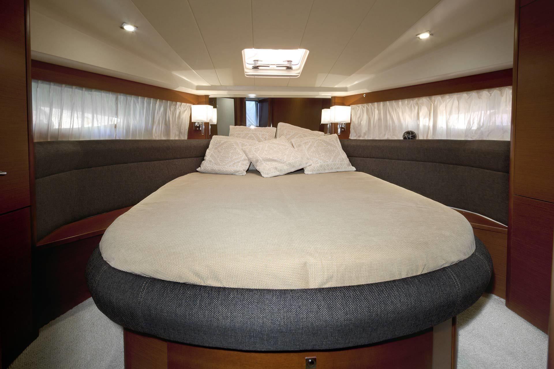 2011 Jeanneau PRESTIGE 400 Sports Cruiser for sale - YachtWorld