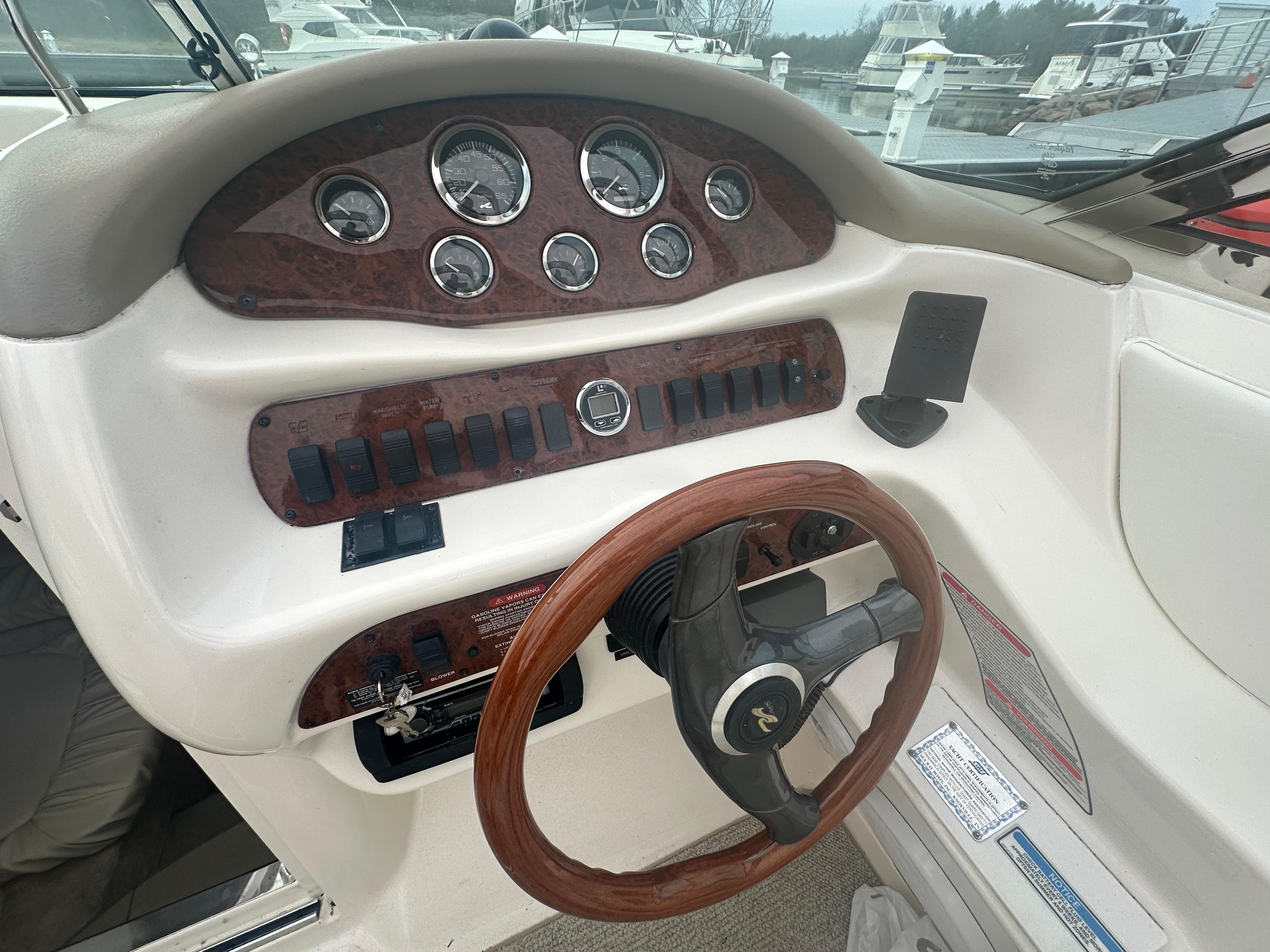 1999 Sea Ray 280 Sun Sport Anniversary Cuddy Cabin for sale - YachtWorld