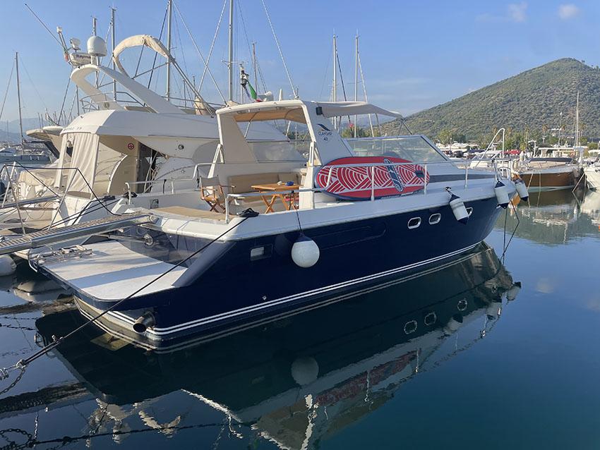 Used 1988 Comar Clanship 42 | TopBoats