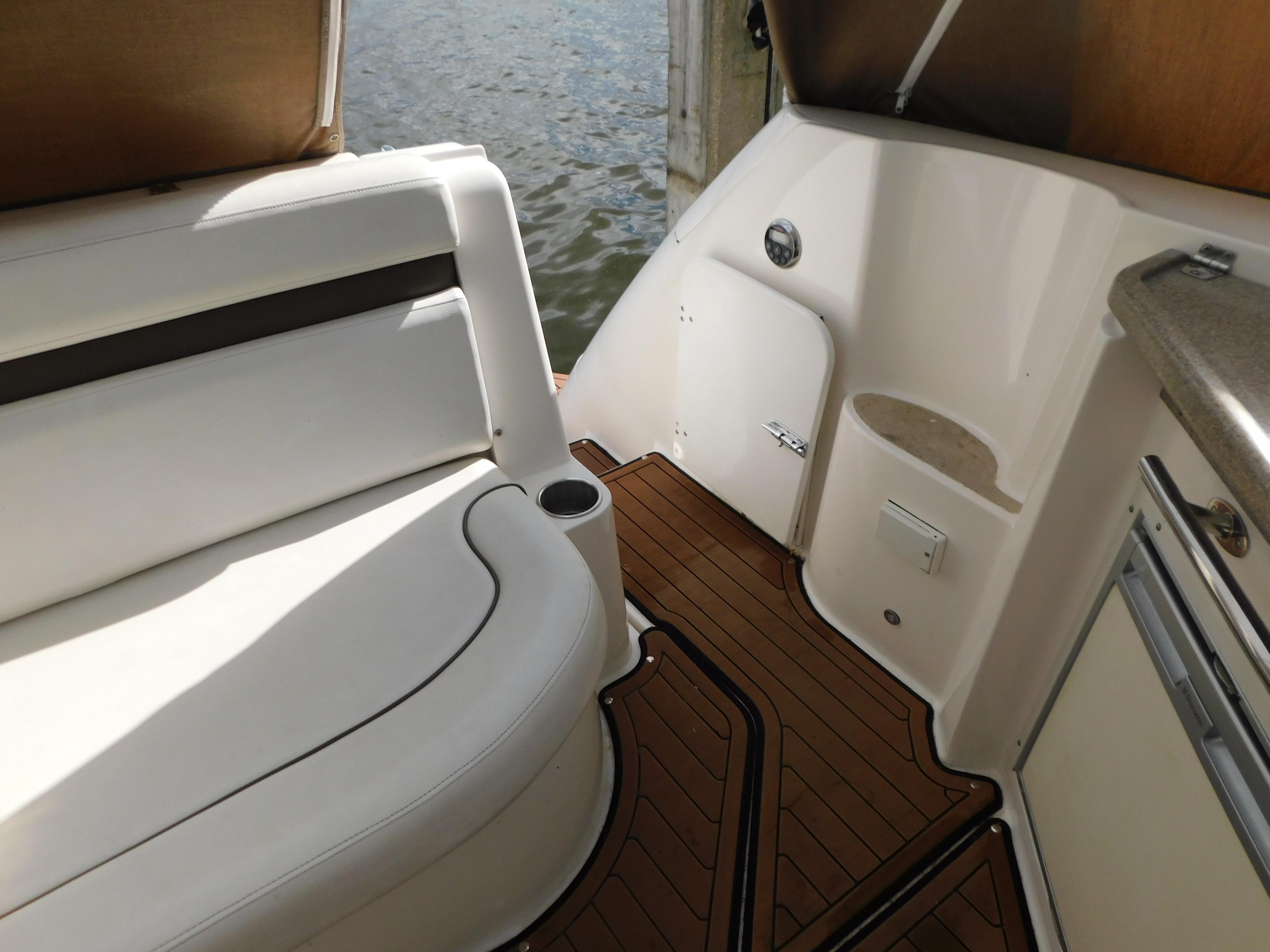 2009 Rinker 360 Express Cruiser Motorcruiser Kaufen - YachtWorld