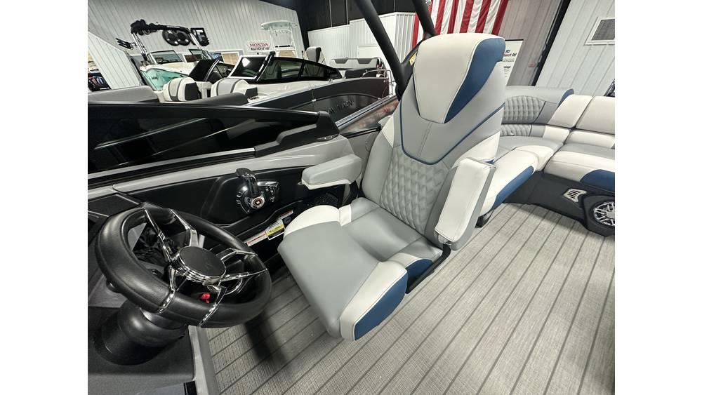 2025 Tahoe Pontoon Grand Tahoe Elite WIndshield Pontoon for sale ...