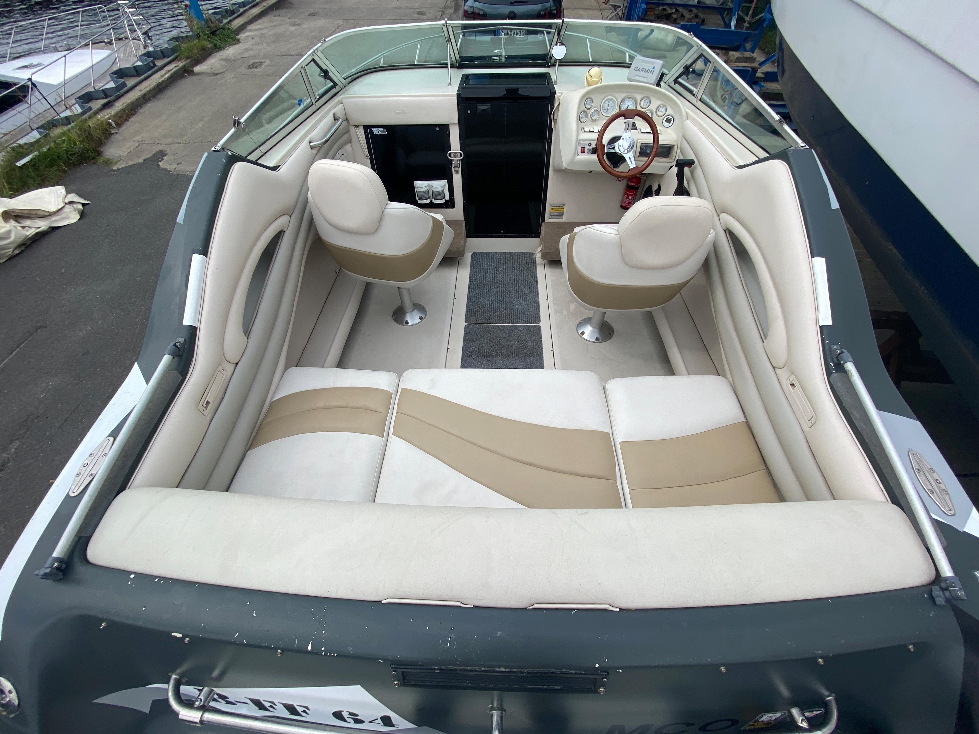 Crownline 210 CCR 7m 2000, Motorcruisers - Berlin | Boot24