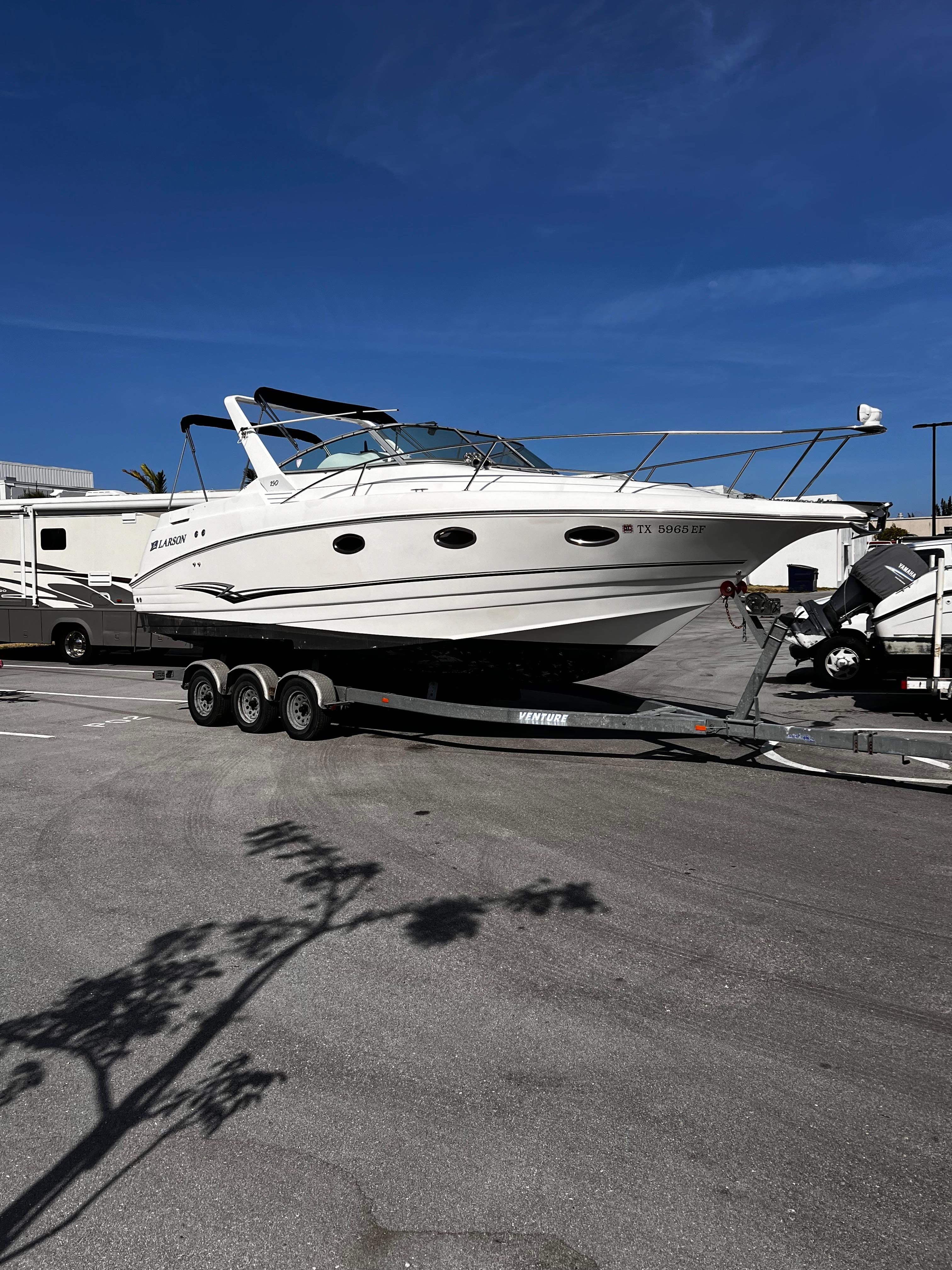 2001 Larson 290 Motorcruiser Kaufen - YachtWorld