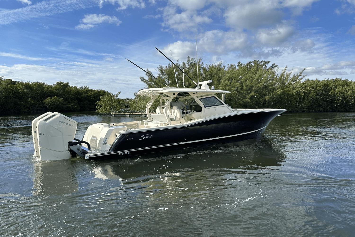 2024 Scout 400 LXF Center Console Boote Kaufen - YachtWorld