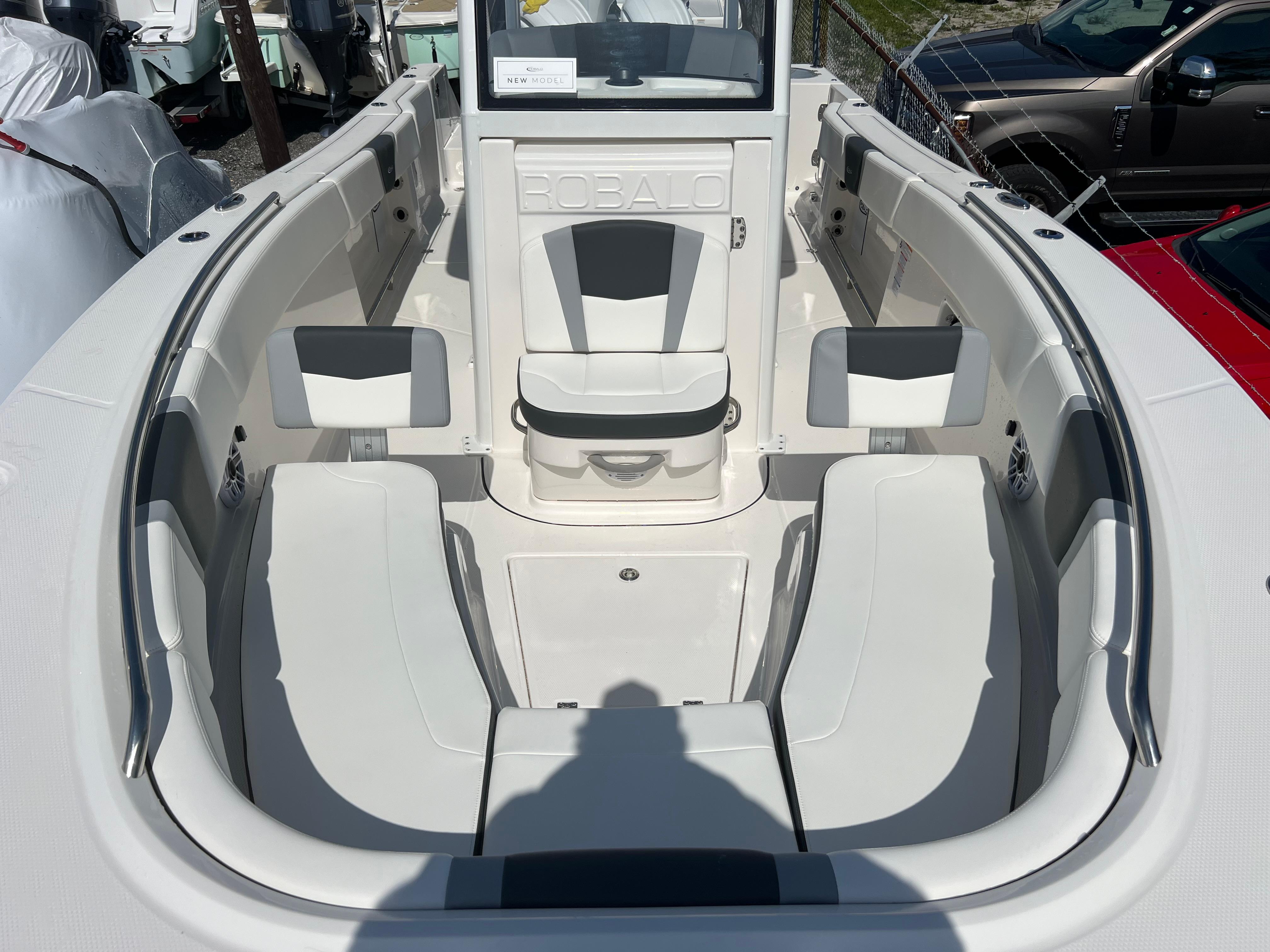 2024 Robalo R270 Center Console Center Console for sale - YachtWorld
