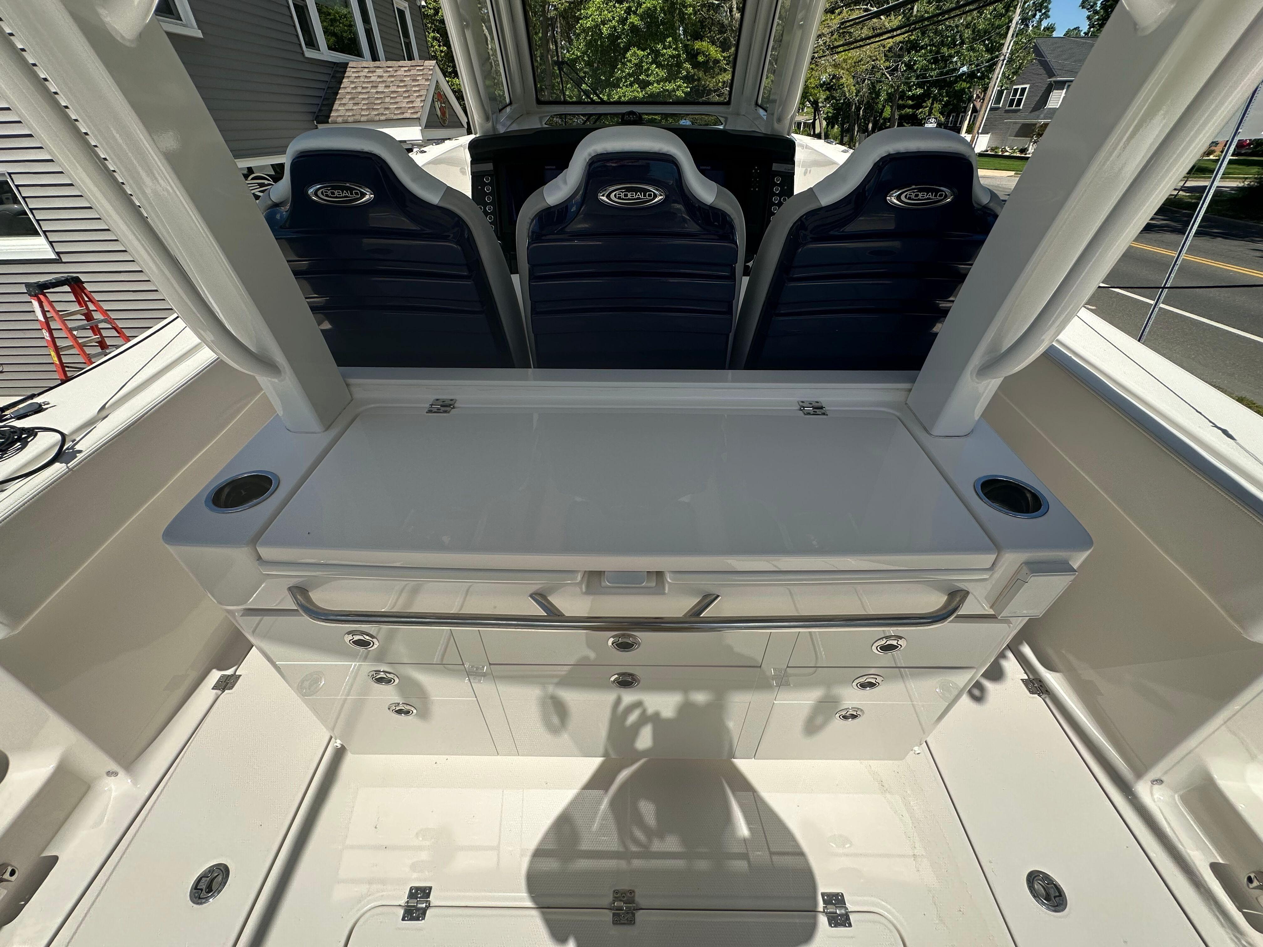 2022 Robalo R360 Center Console Center Console for sale - YachtWorld