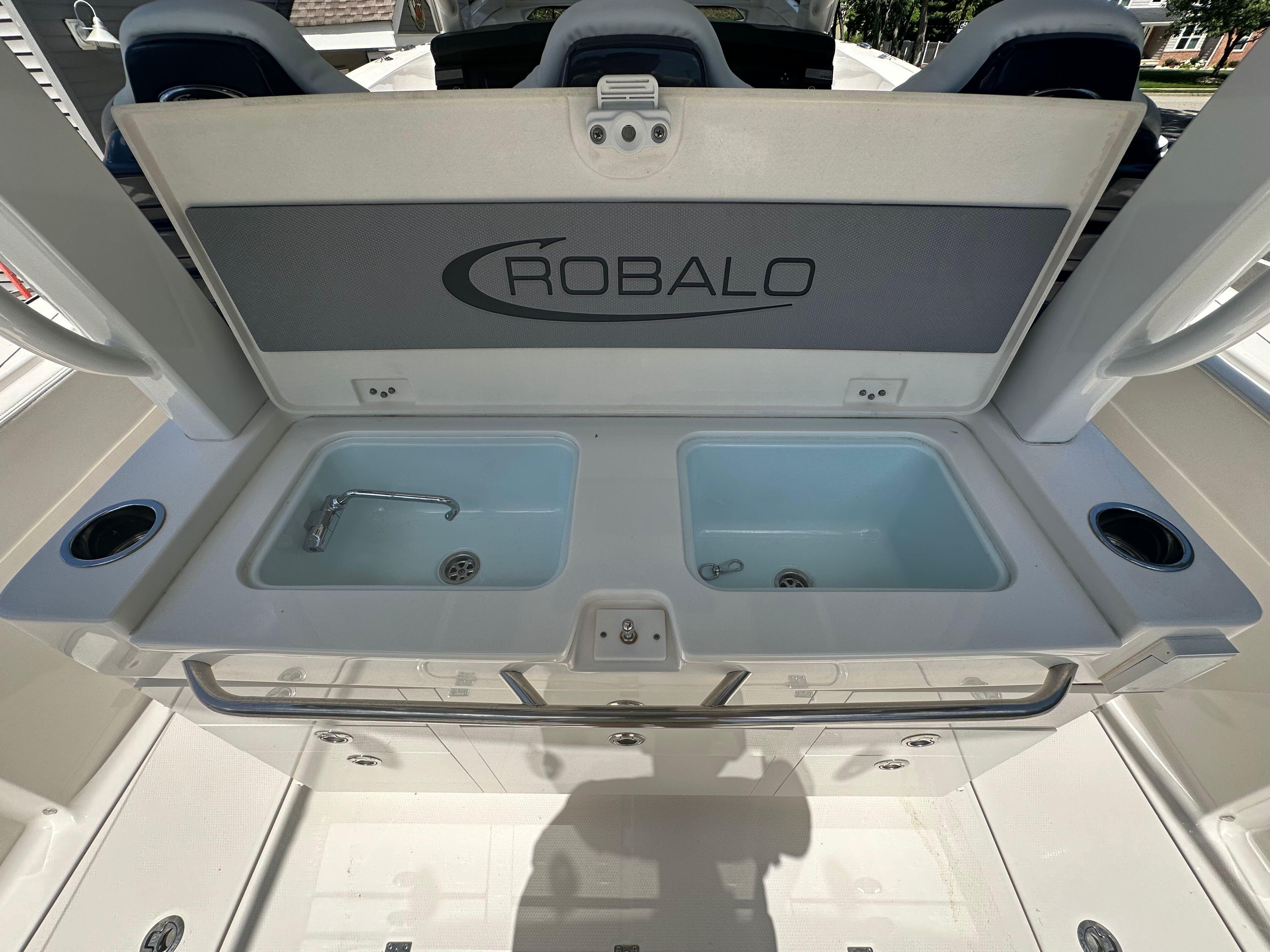 2022 Robalo R360 Center Console Centre Console for sale - YachtWorld