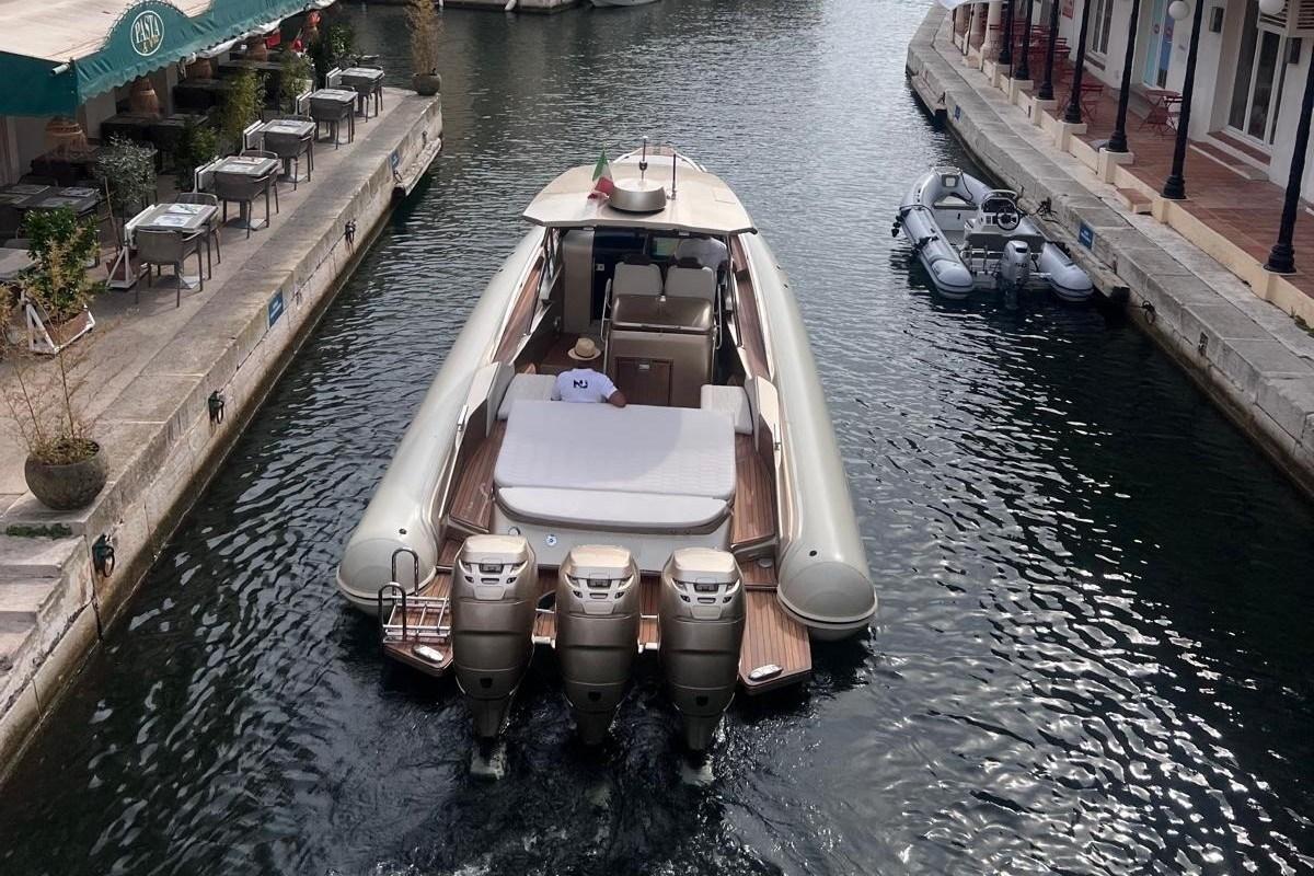 Used Custom Nuona Jolly Marine Prince 38 Sport Cabin in Cuneo - iNautia