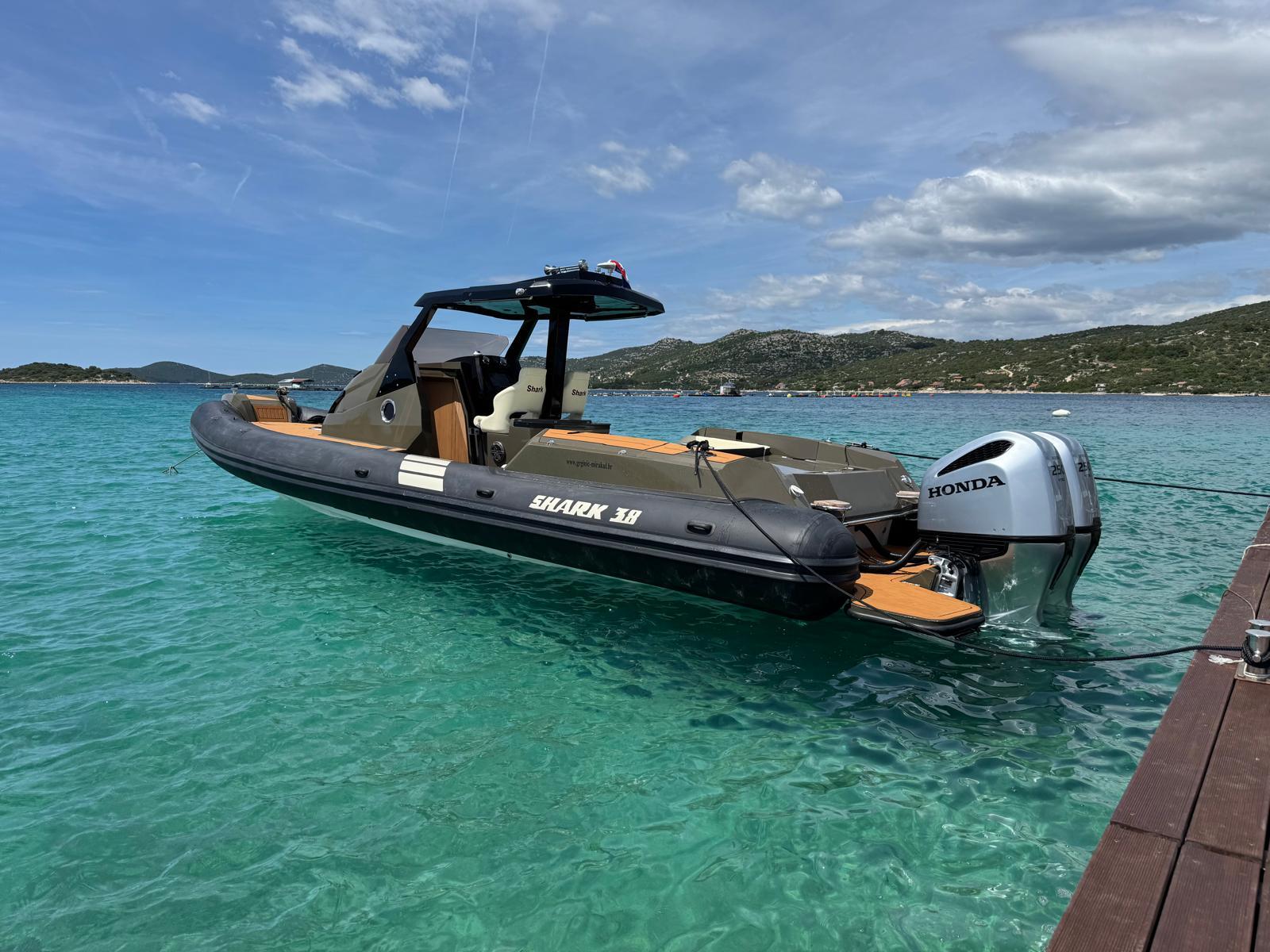 Shark 38 Hardtop | 2025 | 11m | TopBoats