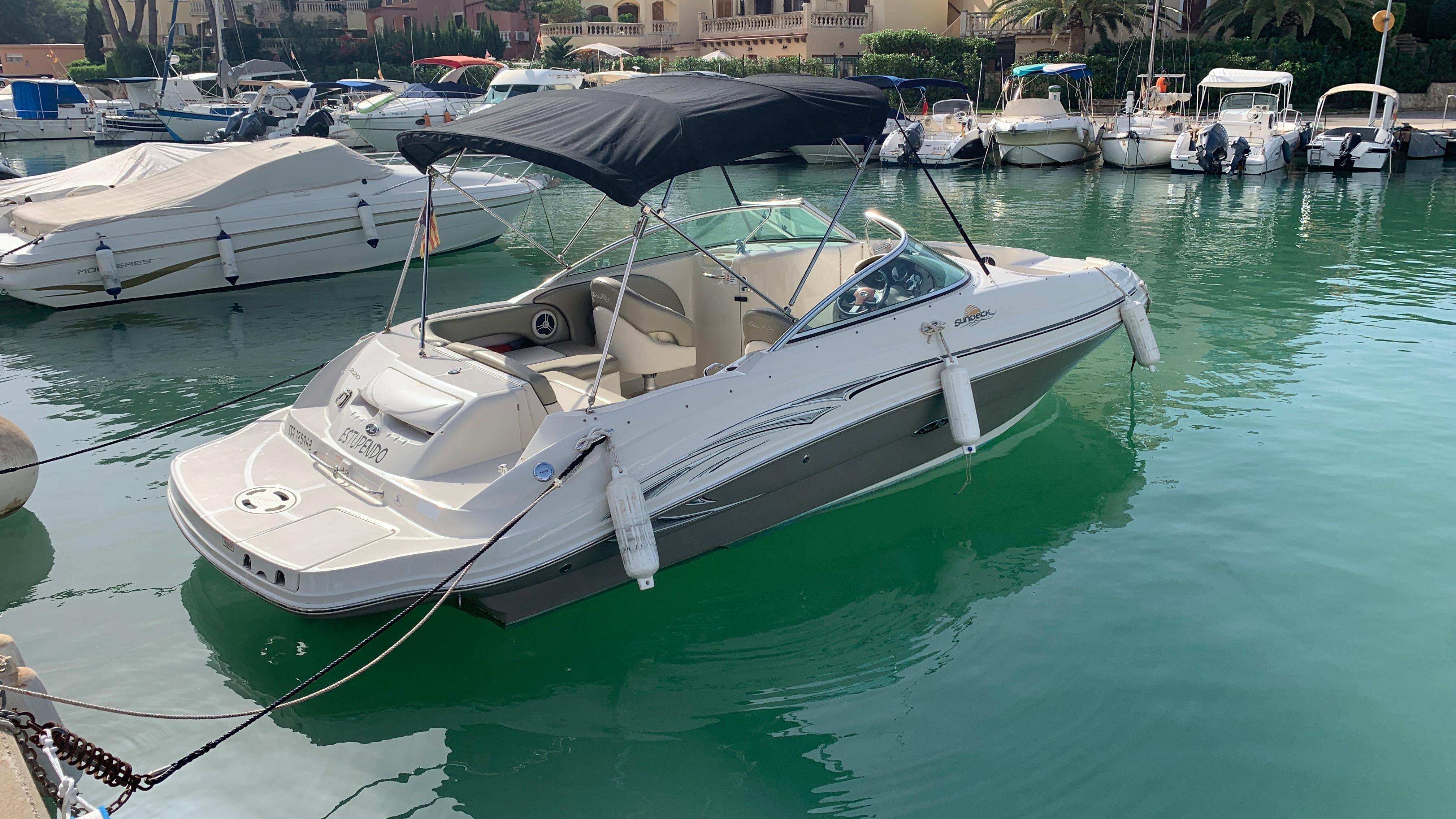 Used Sea Ray 220 Sundeck in Islas Baleares - iNautia
