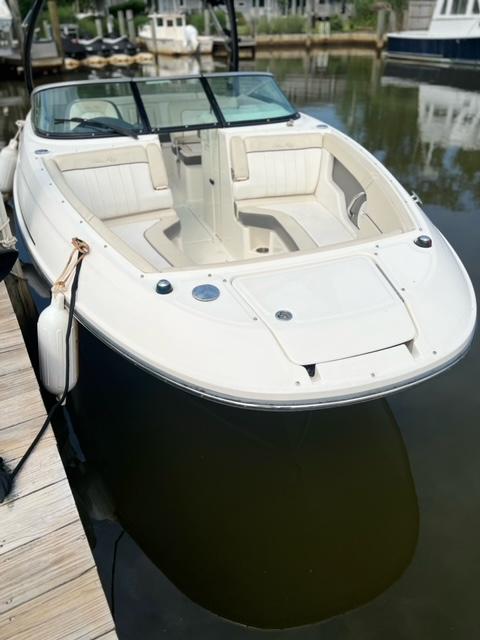 2013 Sea Ray 240 Sundeck Runabout for sale - YachtWorld