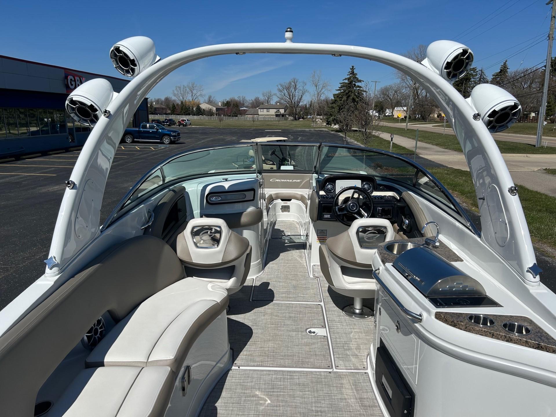 2020 Crownline Eclipse E285 XS Deck for sale - YachtWorld