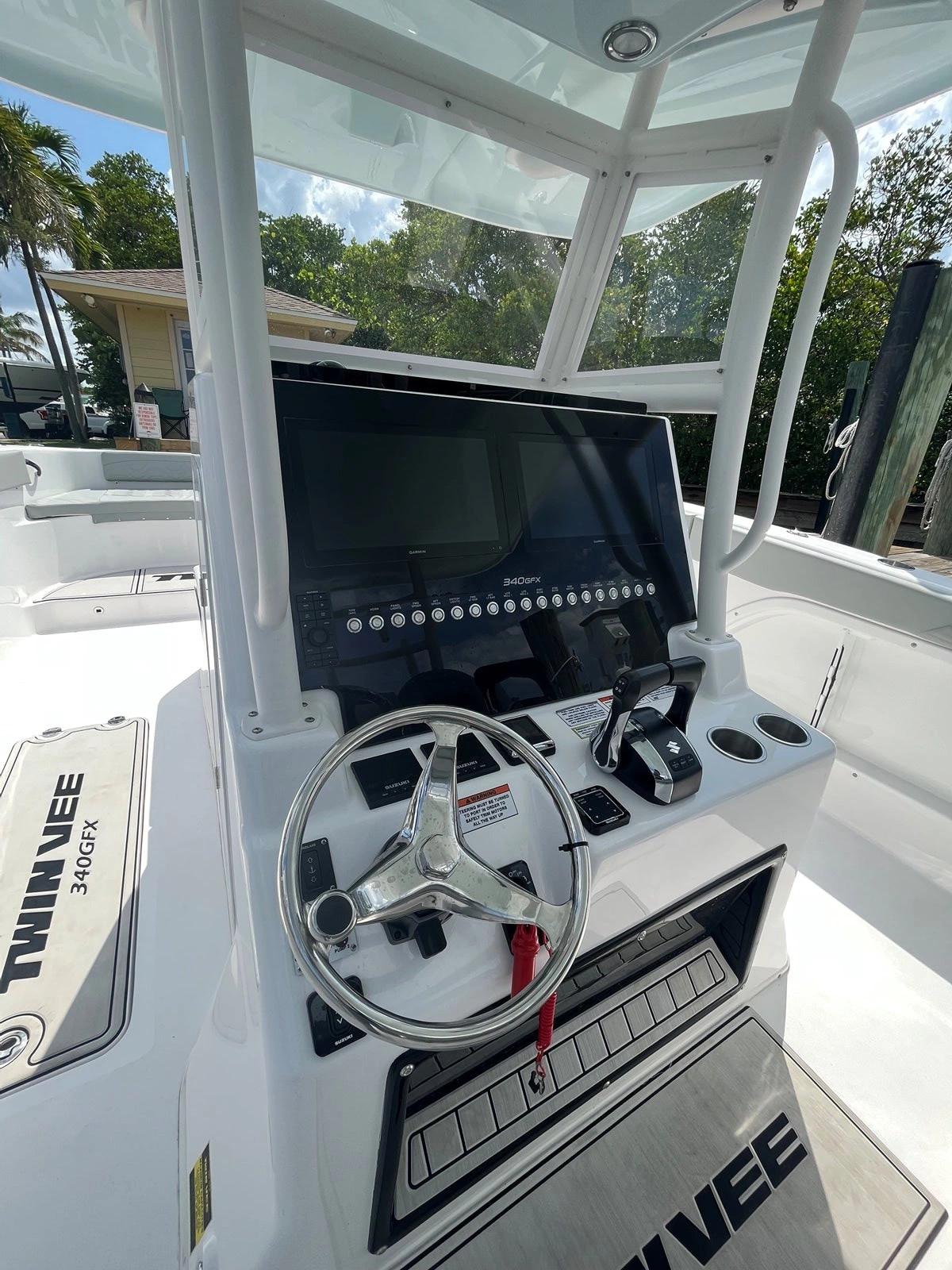 2023 Twin Vee 340 GFX Center Console for sale - YachtWorld