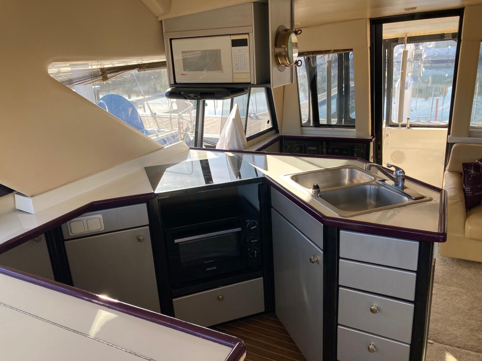 2001 Bayliner 3988 Command Bridge Motoryacht Motor Yacht for sale ...