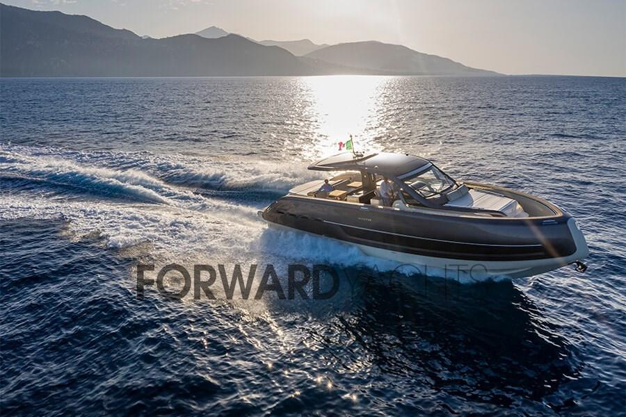 Invictus 460 TT 14m 2021, Motoryachten - Cuneo | Boot24