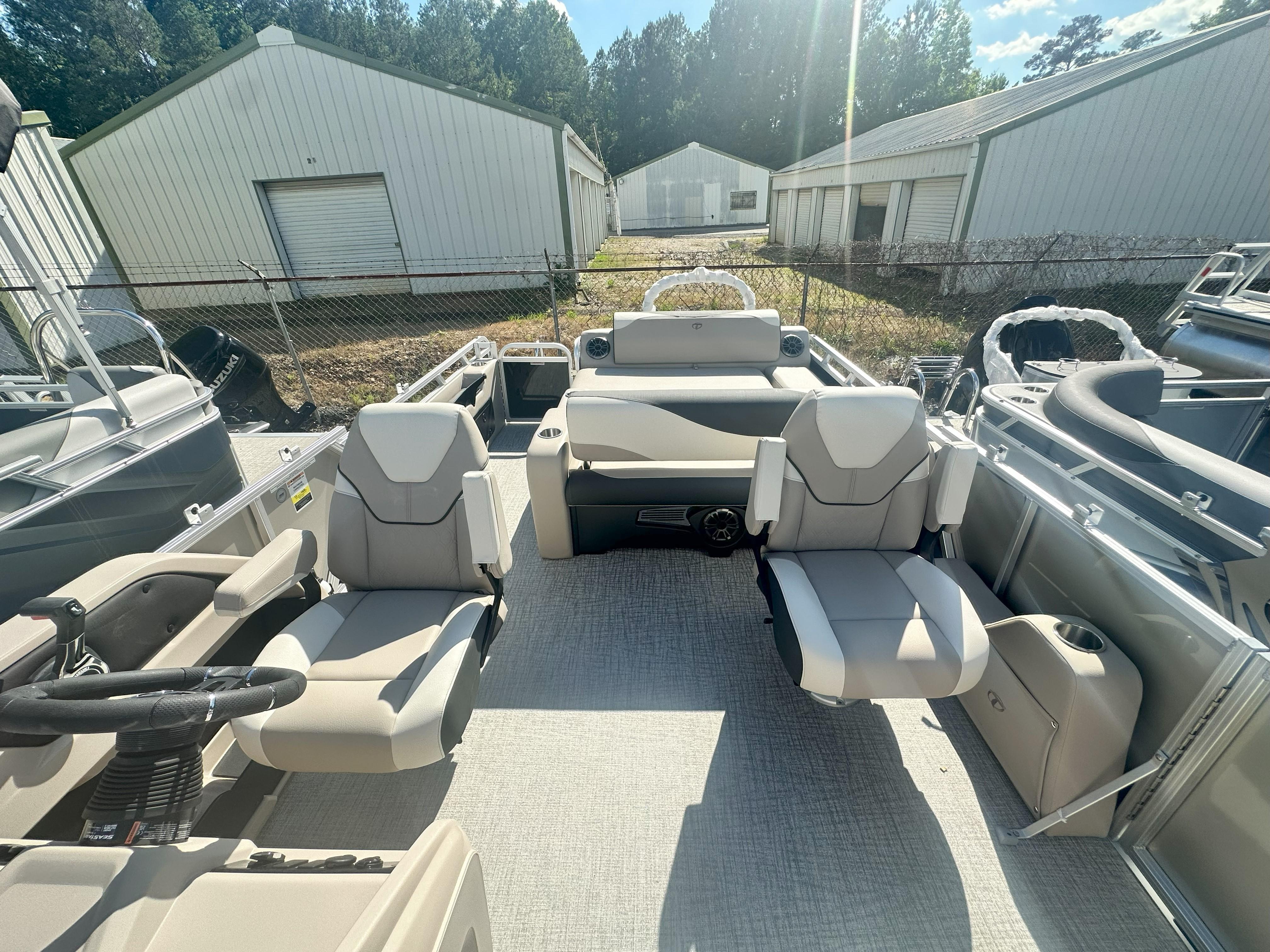 2024 Tahoe Pontoon LTZ Versatile Rear Lounger Pontoon for sale - YachtWorld
