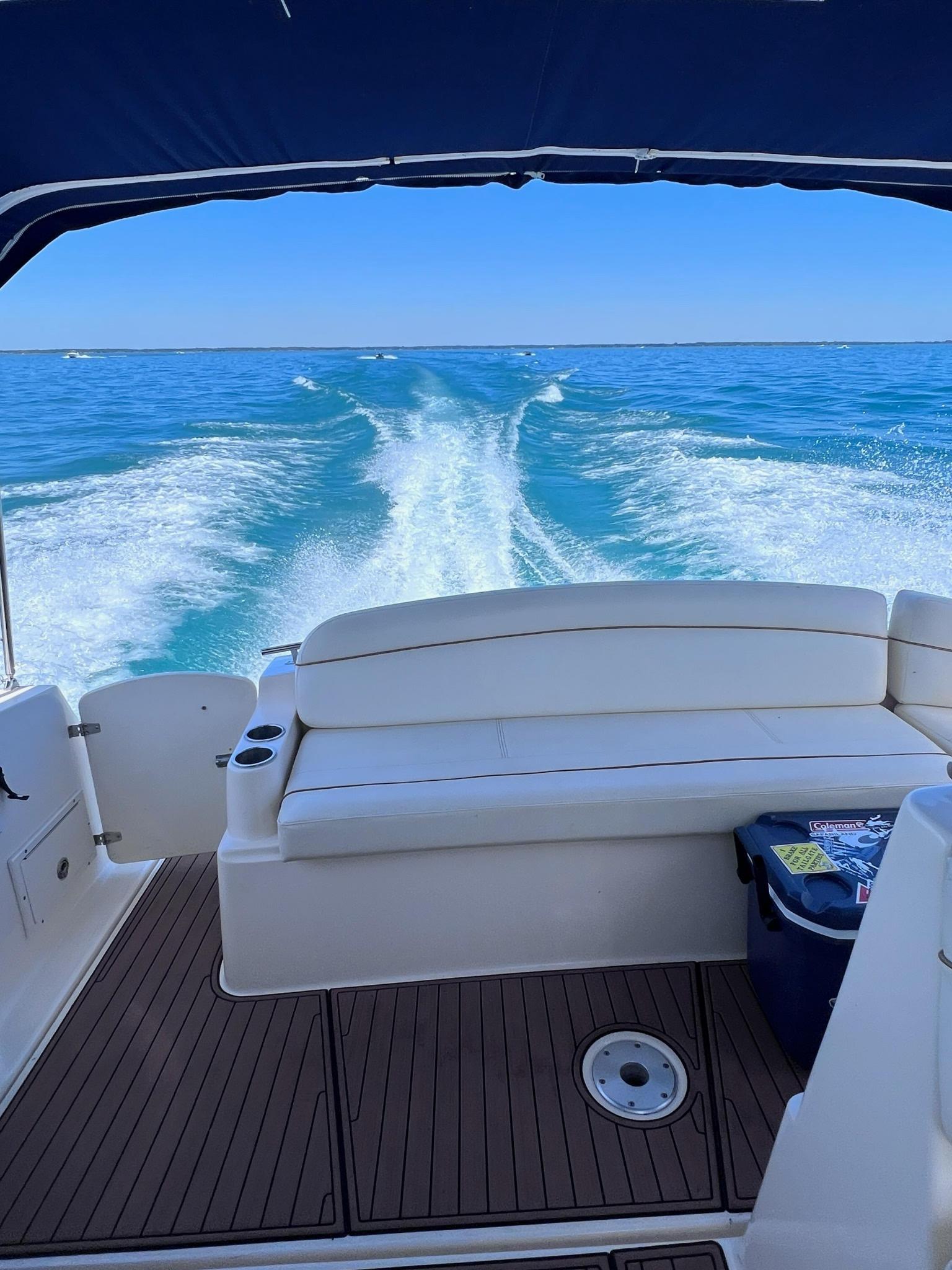 2004 Rinker 342 Fiesta Vee Cruiser for sale - YachtWorld