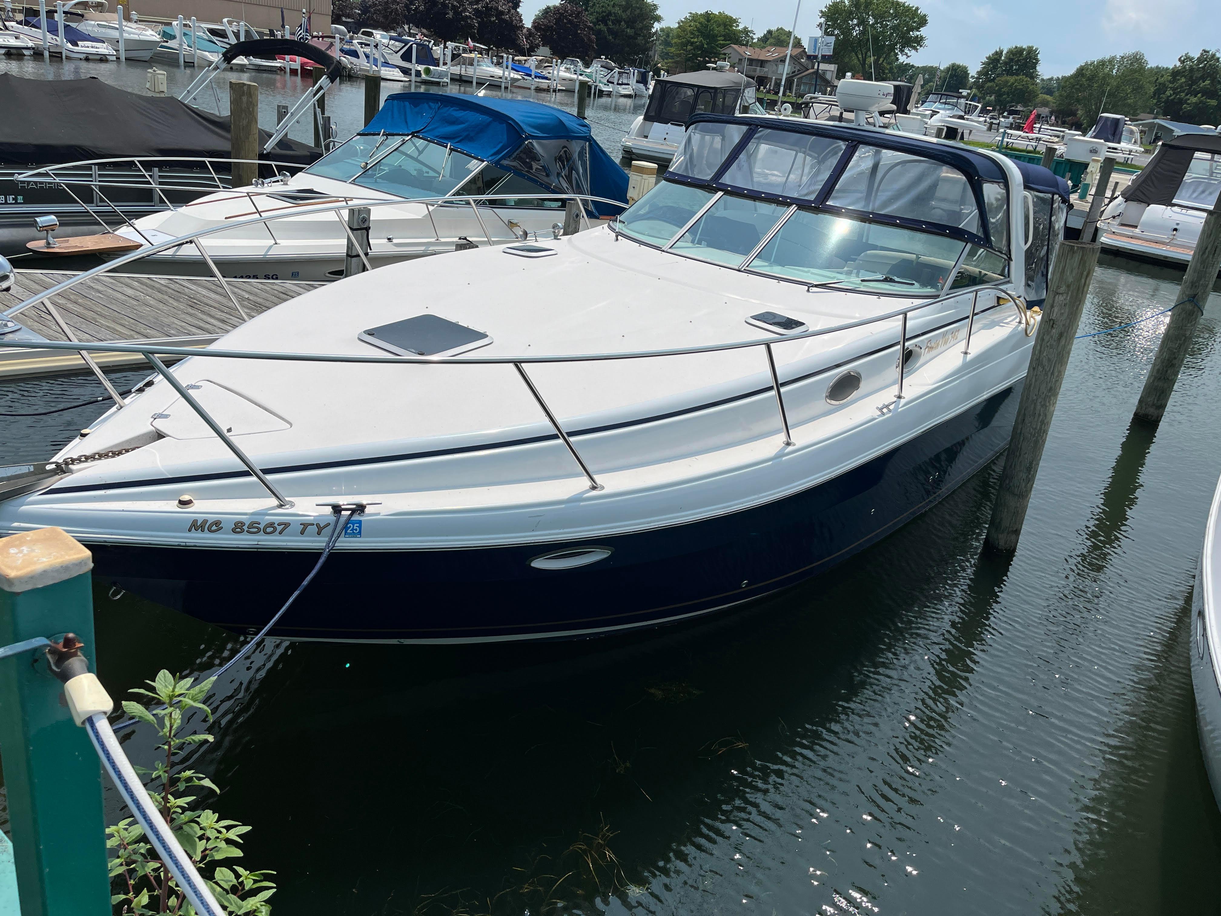 2004 Rinker 342 Fiesta Vee Cruiser for sale - YachtWorld