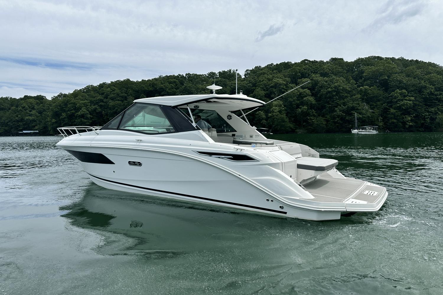 2025 Sea Ray 320 Sundancer Sports Cruiser for sale - YachtWorld