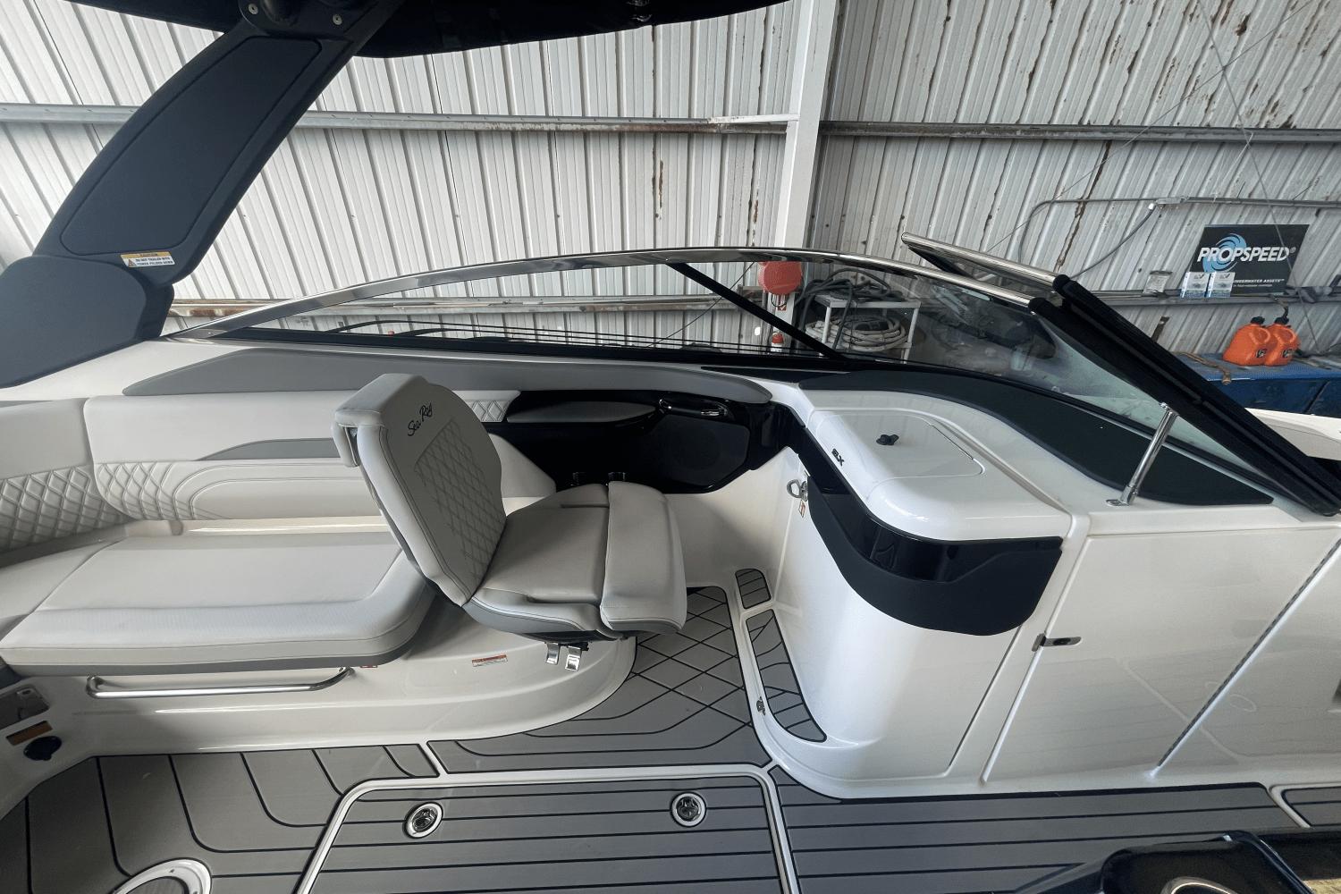 2025 Sea Ray SLX 260 Runabout for sale - YachtWorld