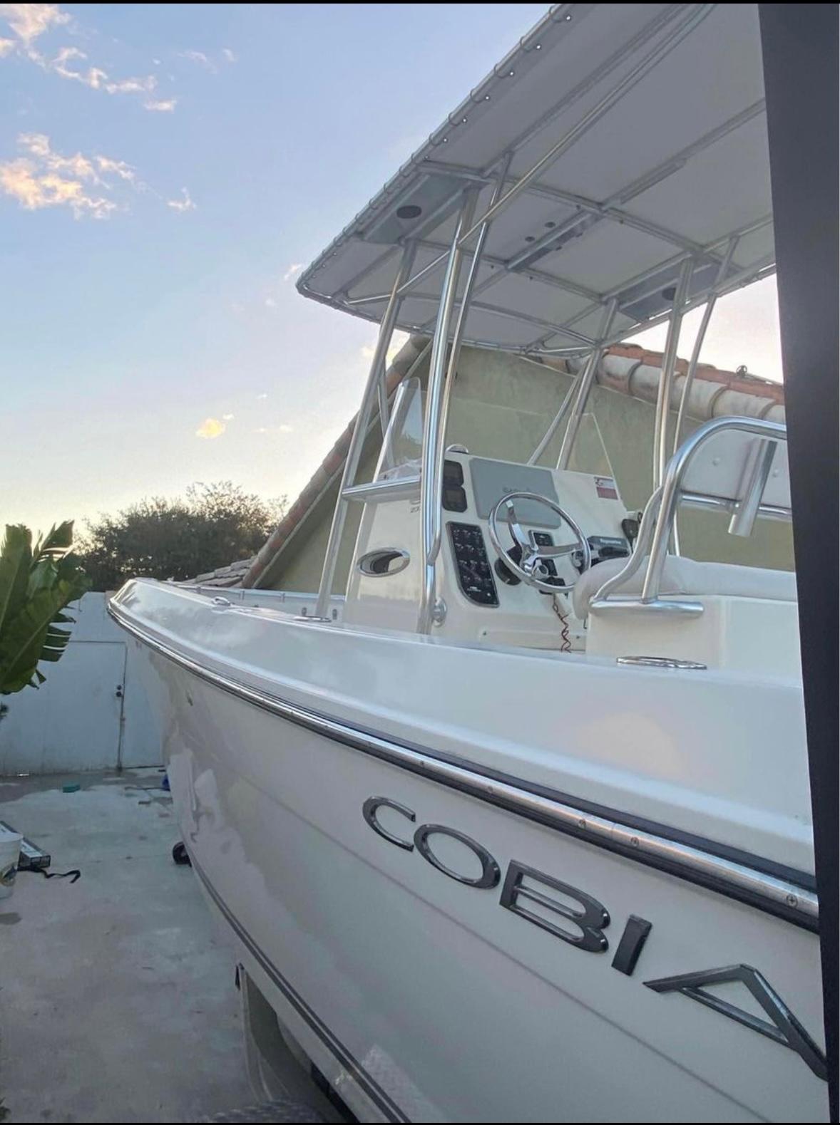 2013 Cobia 237 Center Console Saltwater Fishing for sale - YachtWorld