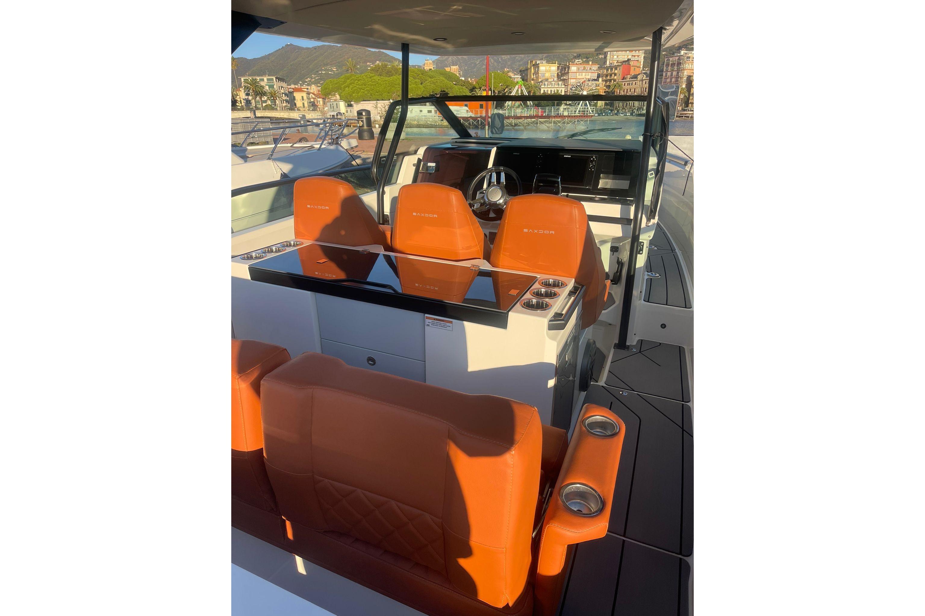 Ocasión 2025 Saxdor 320 GTO - Genova | TopBarcos.com