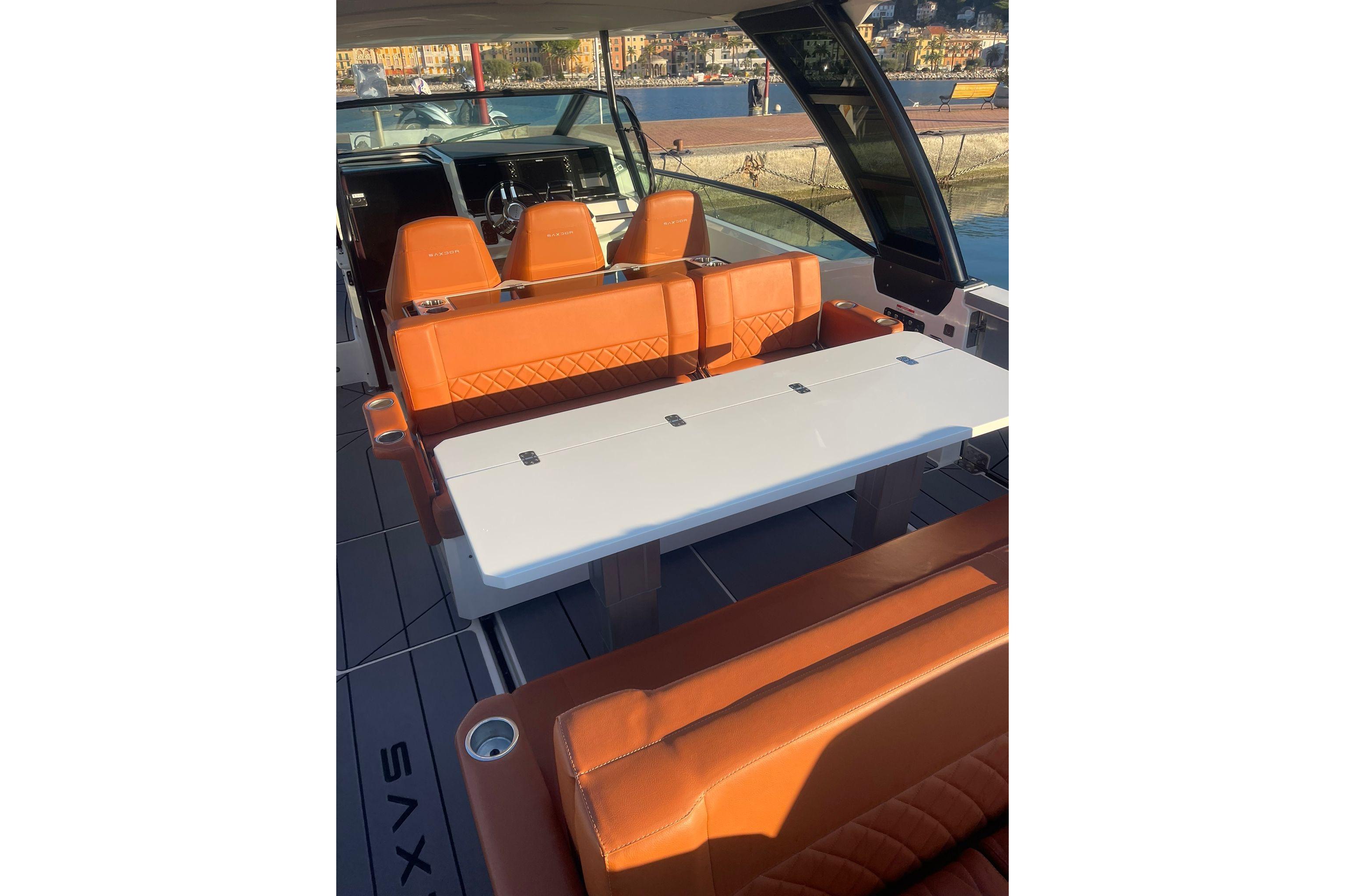 Ocasión 2025 Saxdor 320 GTO - Genova | TopBarcos.com