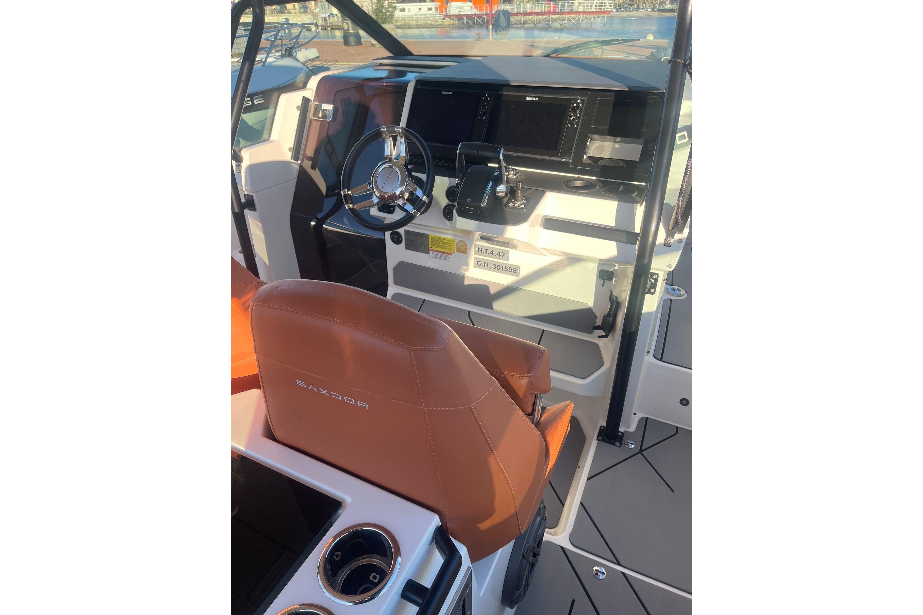Ocasión 2025 Saxdor 320 GTO - Genova | TopBarcos.com