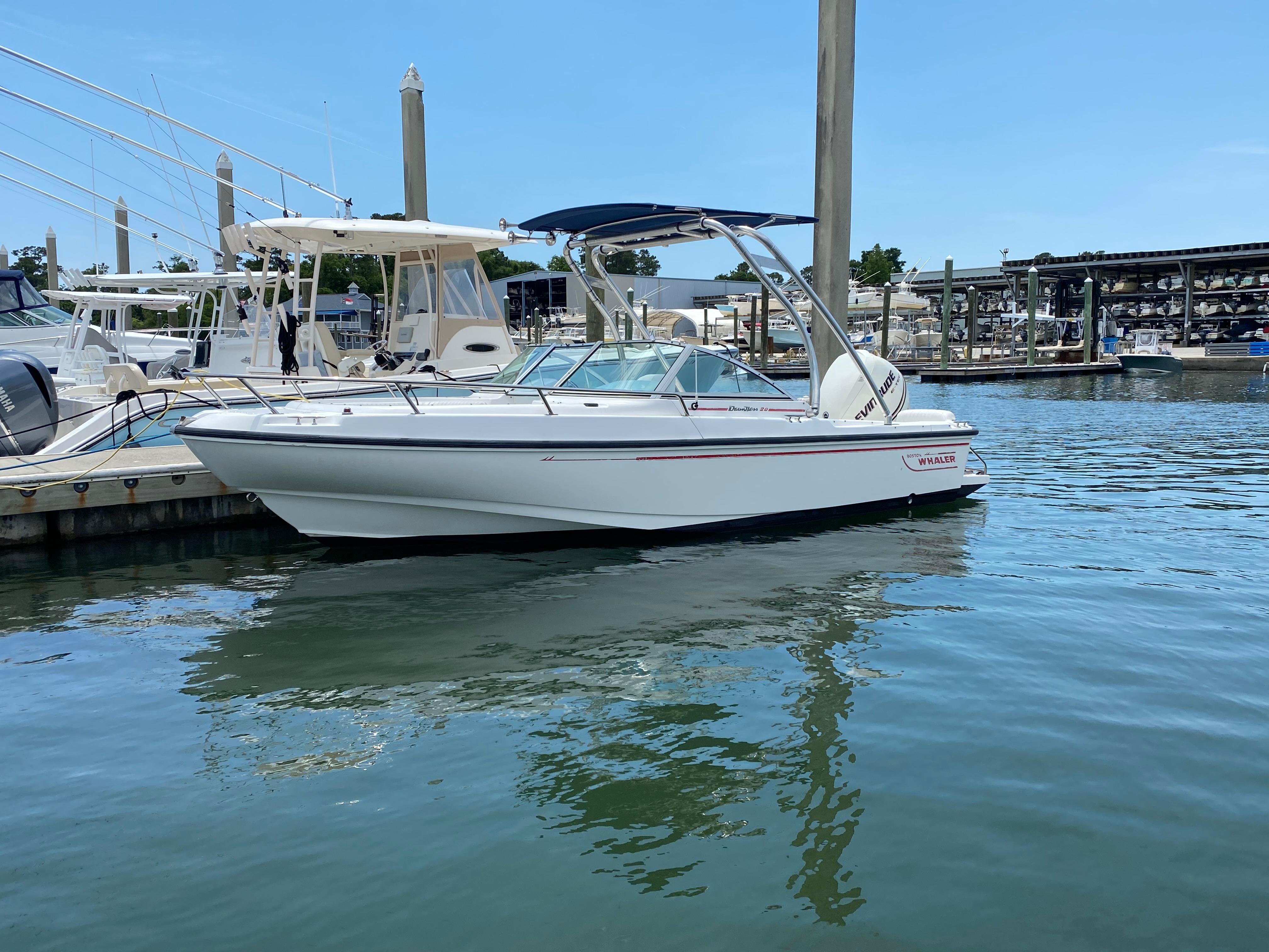 1996 Boston Whaler 20 Dauntless Dual Console Boote Kaufen - YachtWorld